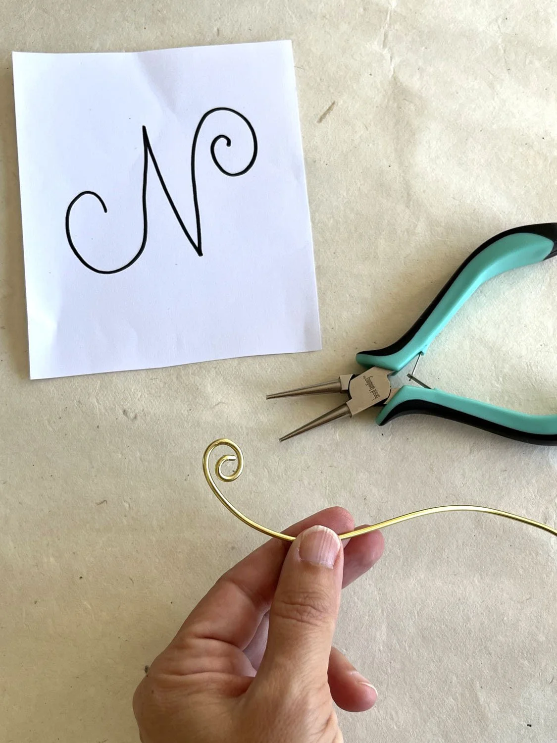 DIY : L’alphabet se plie au fil de fer — Mila Luce