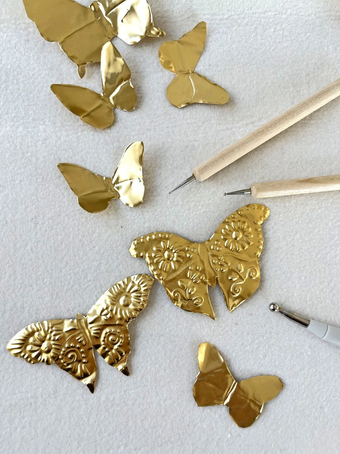 DIY : Envol de papillons en métal repoussé — Mila Luce