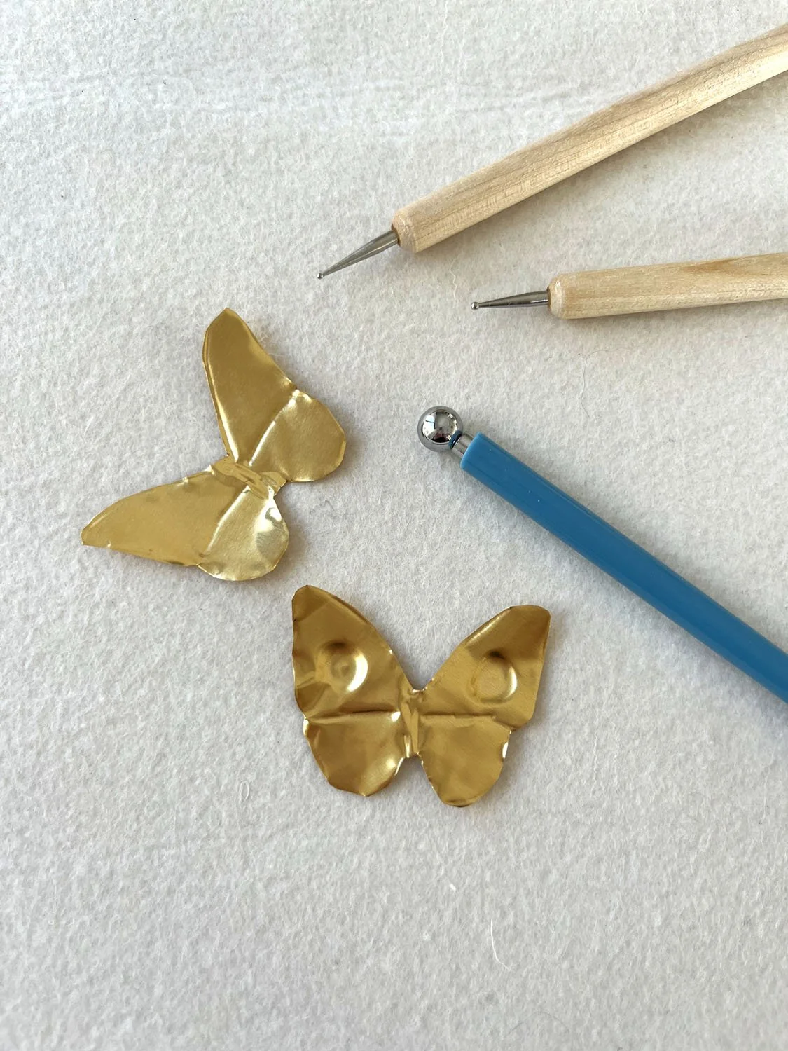 DIY : Envol de papillons en métal repoussé — Mila Luce