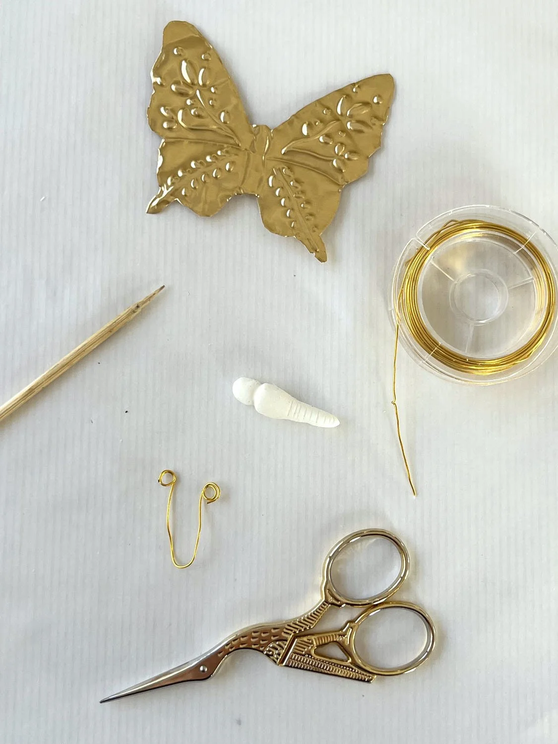 DIY : Envol de papillons en métal repoussé — Mila Luce