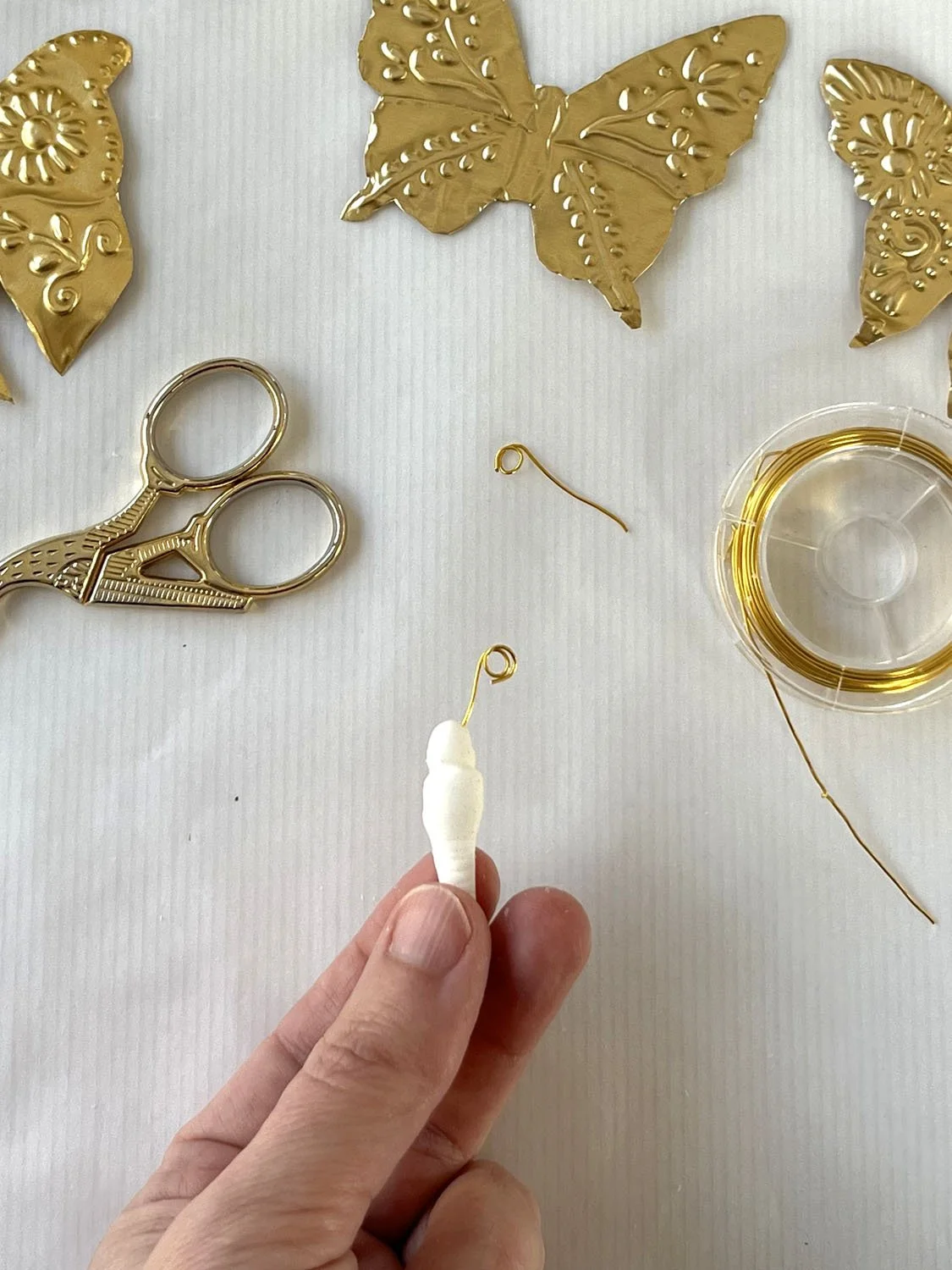 DIY : Envol de papillons en métal repoussé — Mila Luce