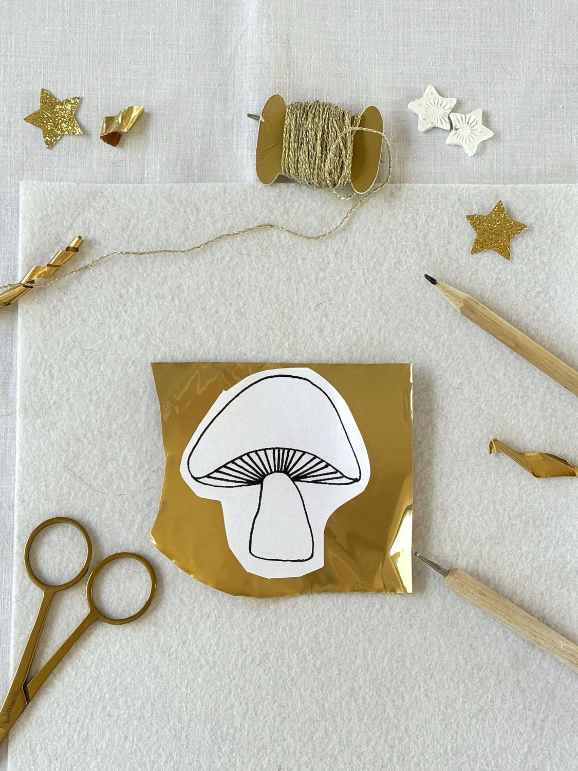 DIY : Décorations et suspensions de Noël en métal repoussé — Mila Luce