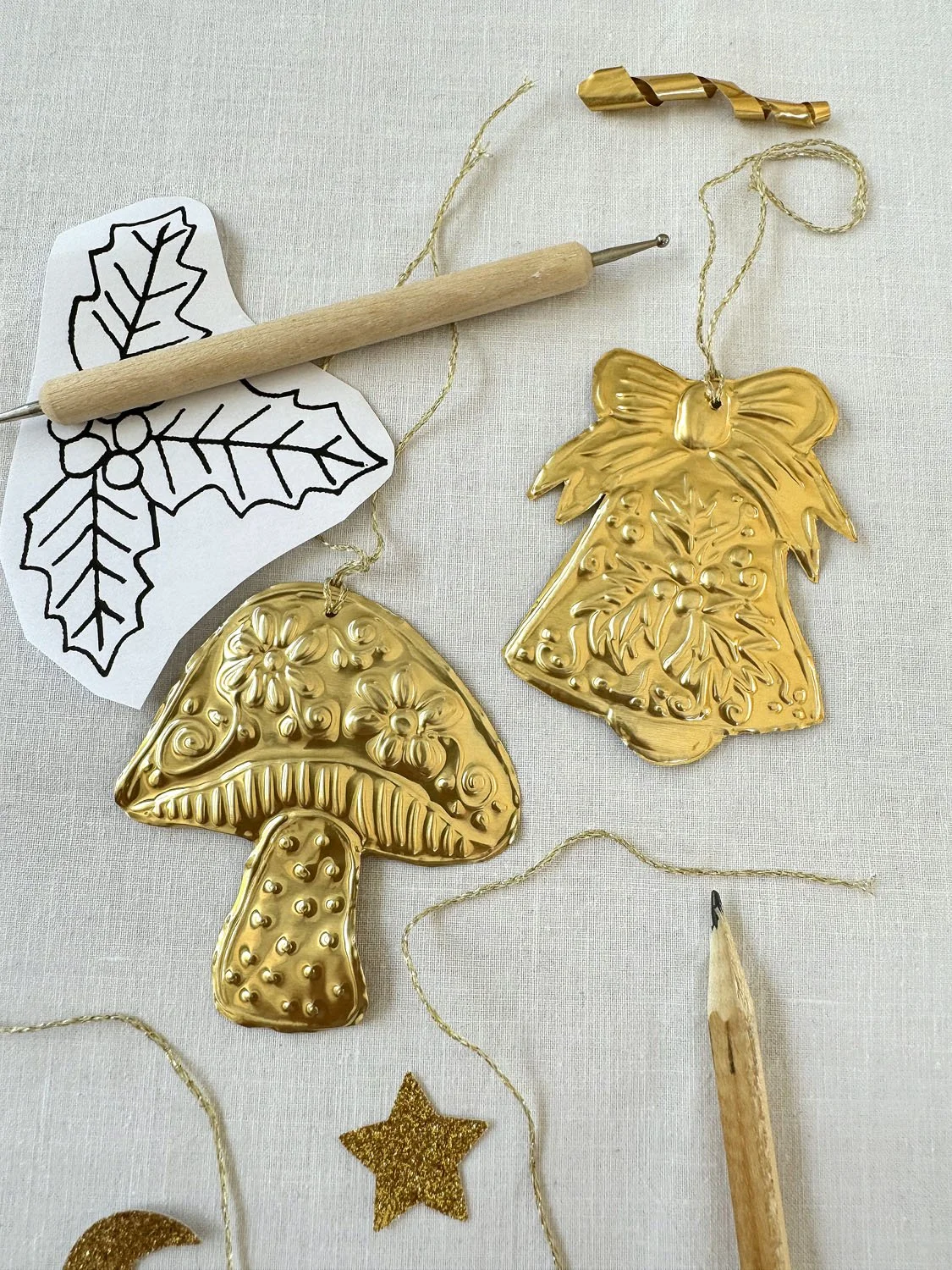 DIY : Décorations et suspensions de Noël en métal repoussé — Mila Luce