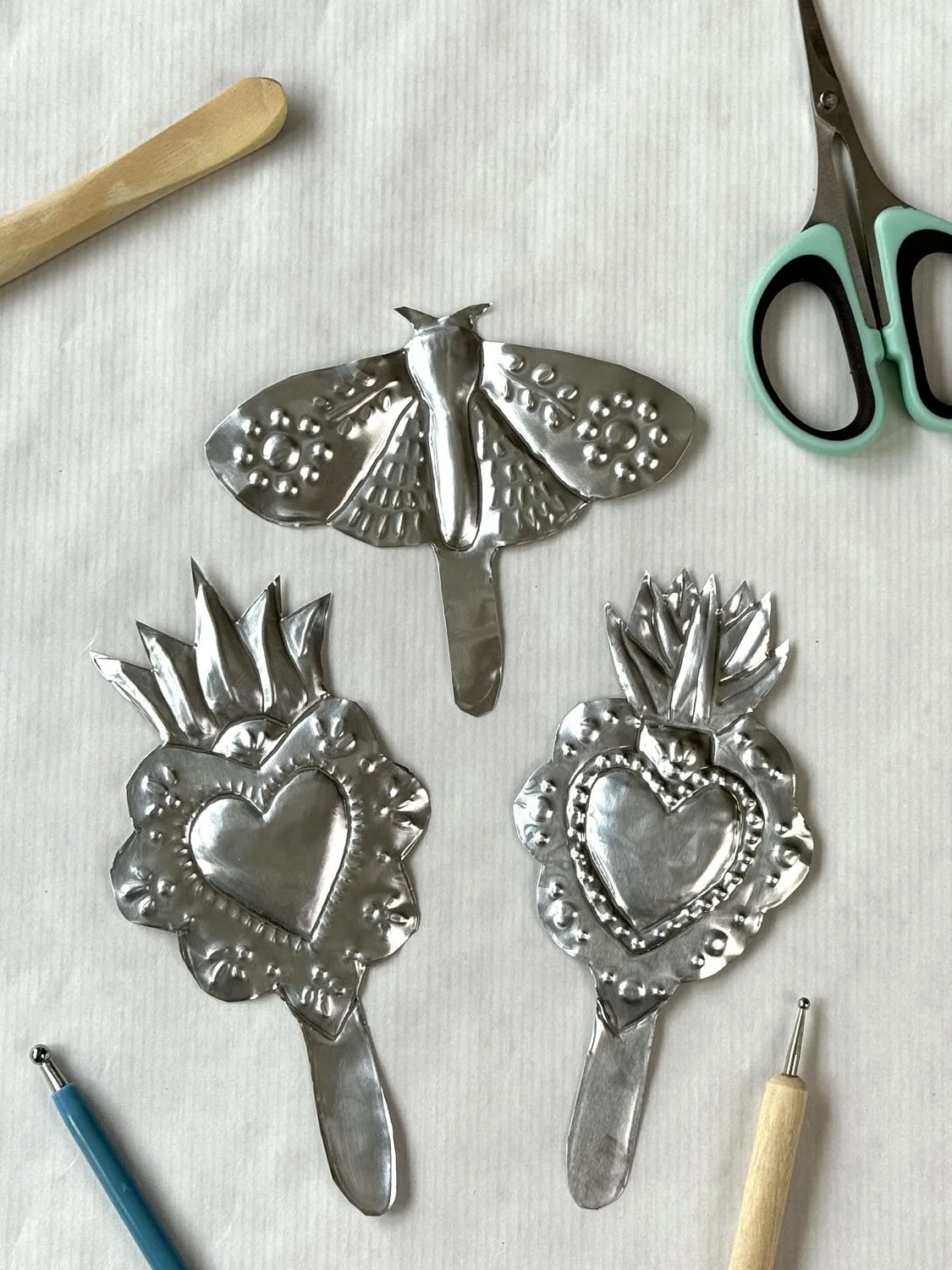 DIY : Des mini patères ex-voto en aluminium — Mila Luce
