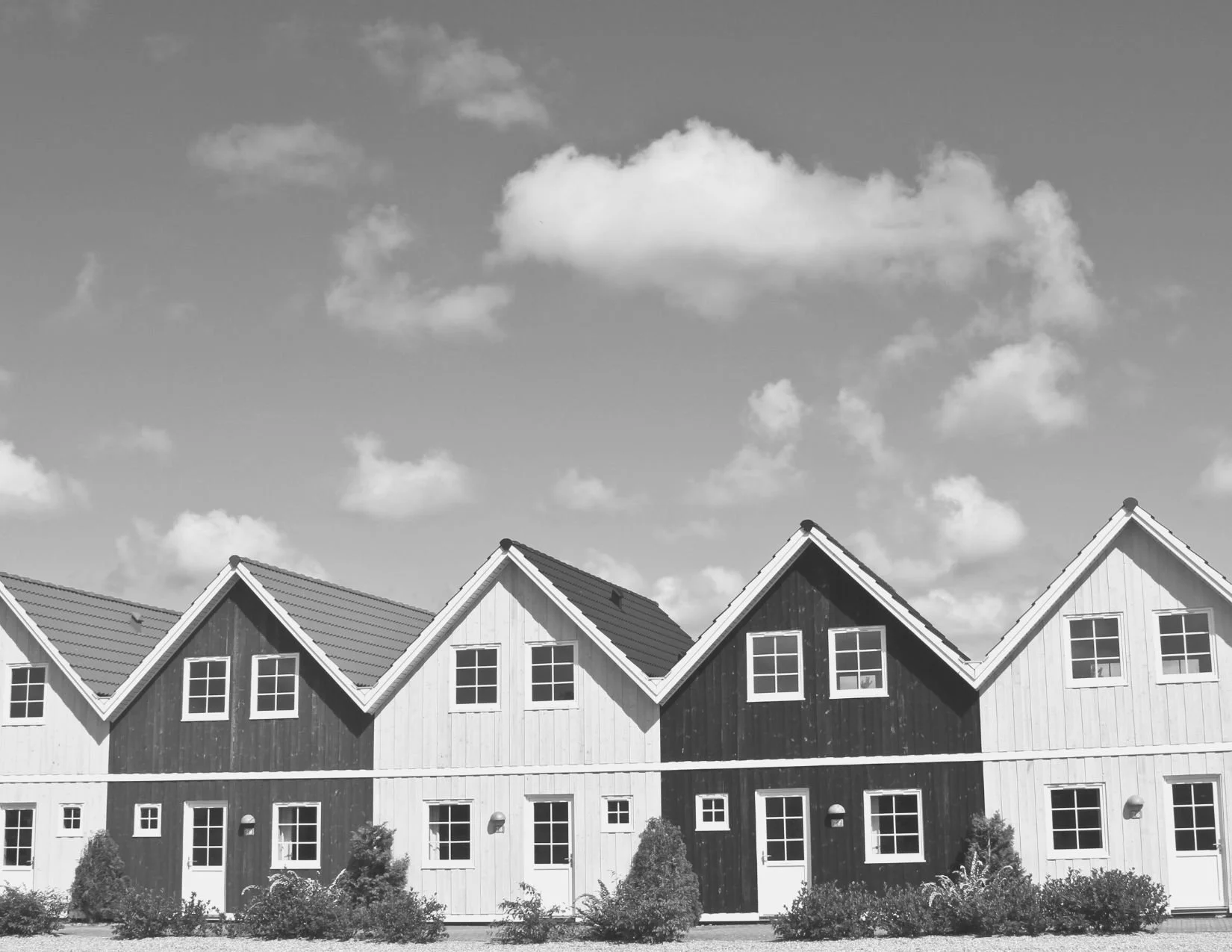 Selling Realty With Roxy selling-realty-with-roxy
