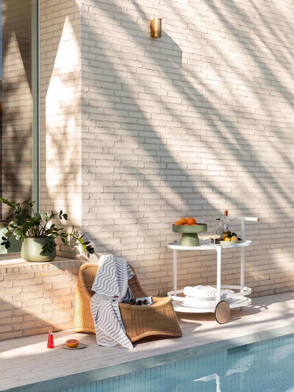 Mira Marble/Wood Footed Board — Laneway Design Studio