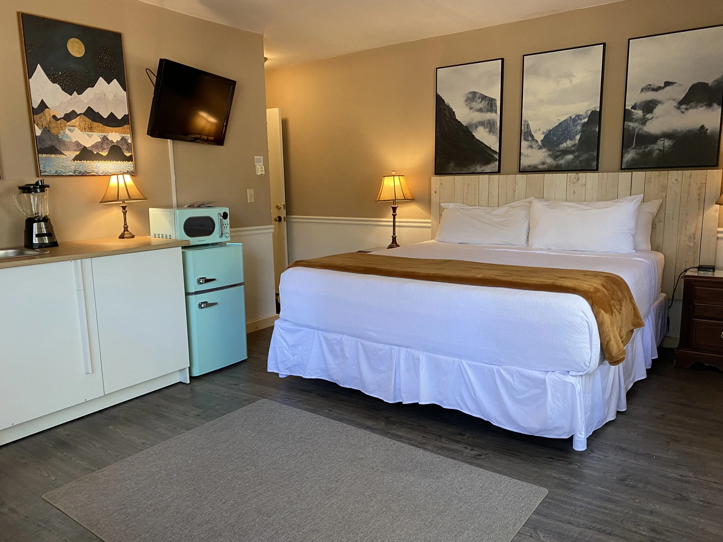 Cinnamon Bear Inn | Boutique Bed & Breakfast in Mammoth Lakes, CA