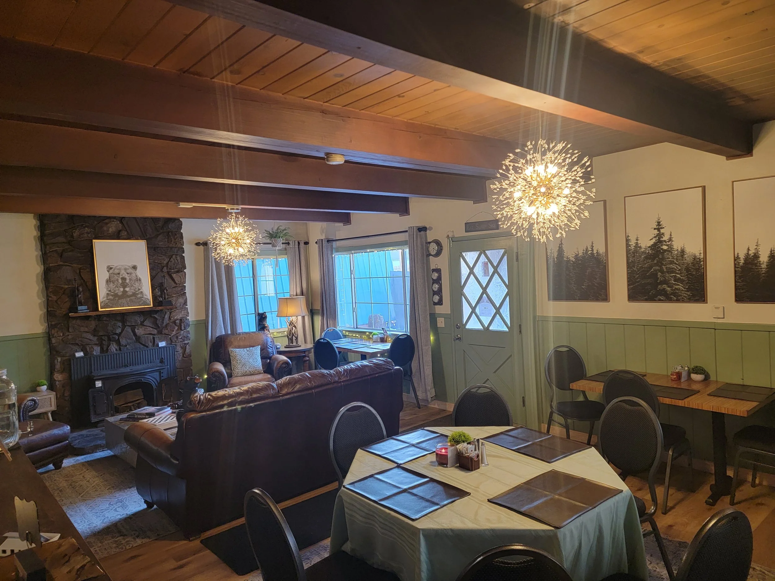 Rooms — Cinnamon Bear Inn