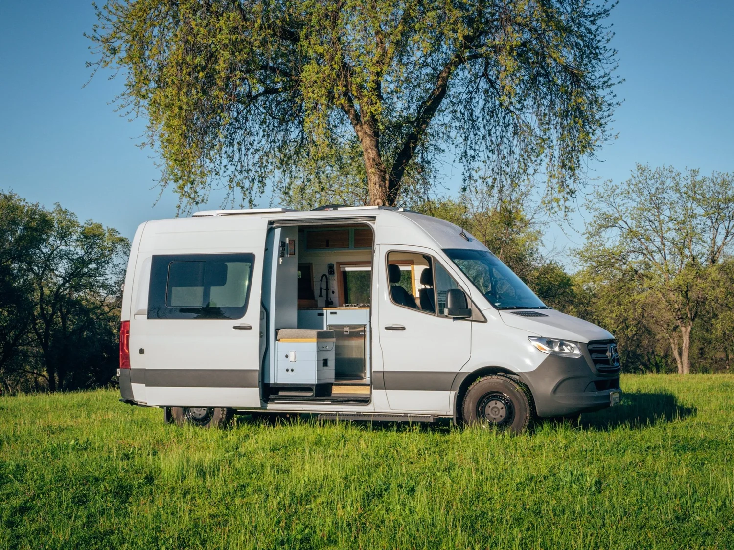 Scenic Vanlife Rentals and Builds