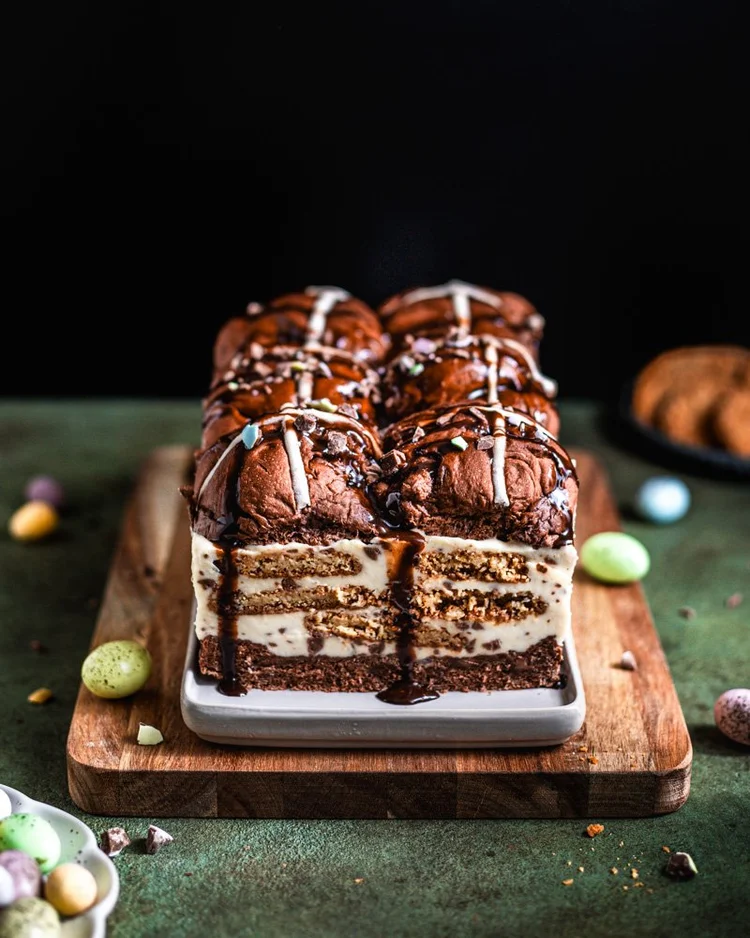 No-bake Easter hot cross bun butternut snap cheesecake fridge cake ...