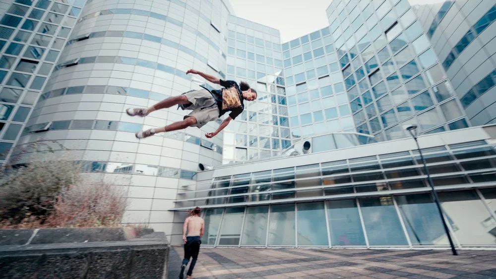 Compilation vidéo de Parkour urbain — Josselin PRADEL vidéaste