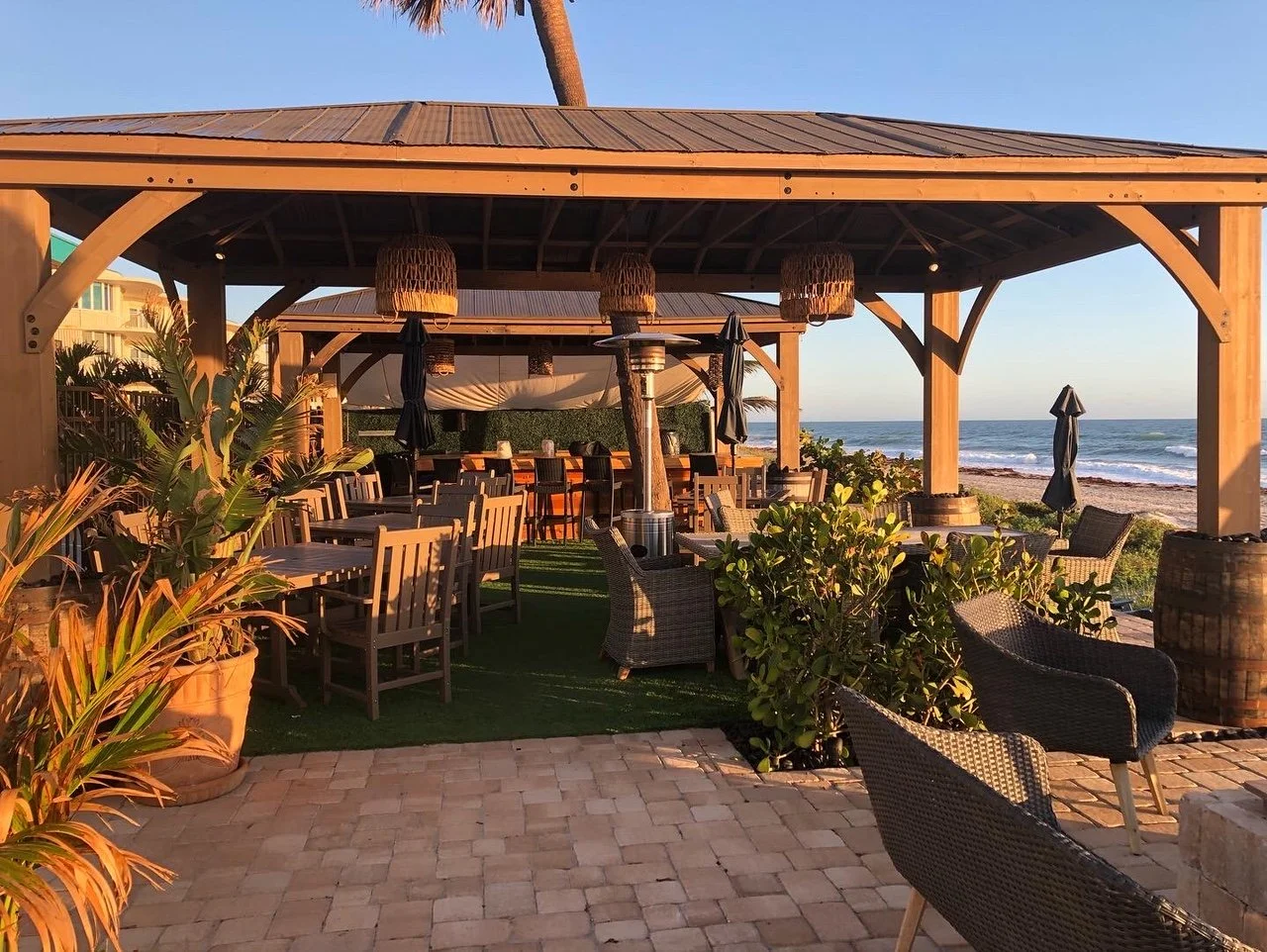 BB's Beach Bar — BLEU