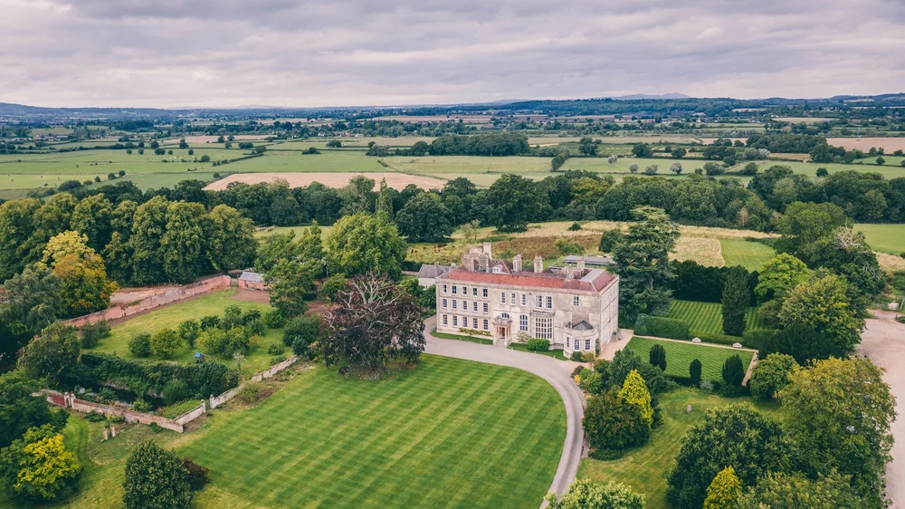 Elmore Court | Luxury Weddings — Luxury Weddings UK