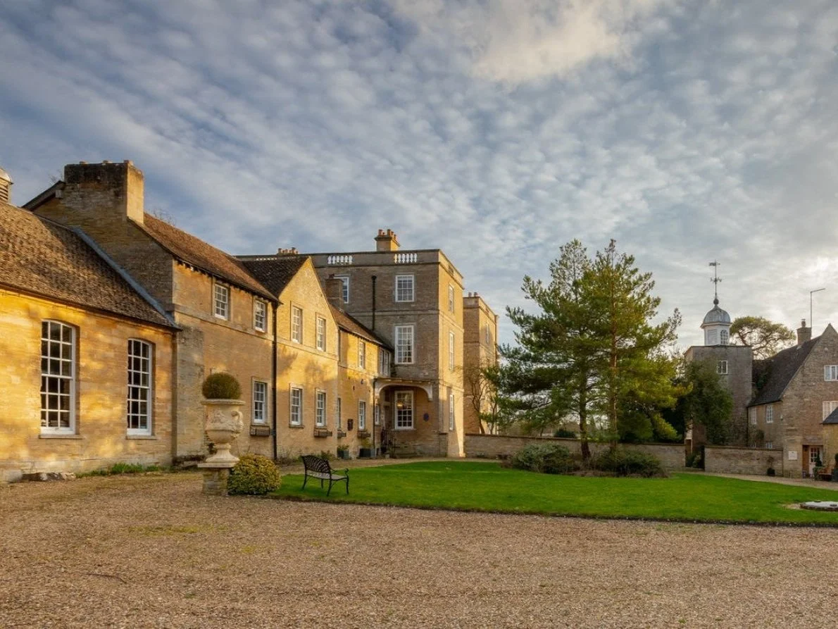 Hinwick House | Luxury Wedding Venues — Luxury Weddings UK
