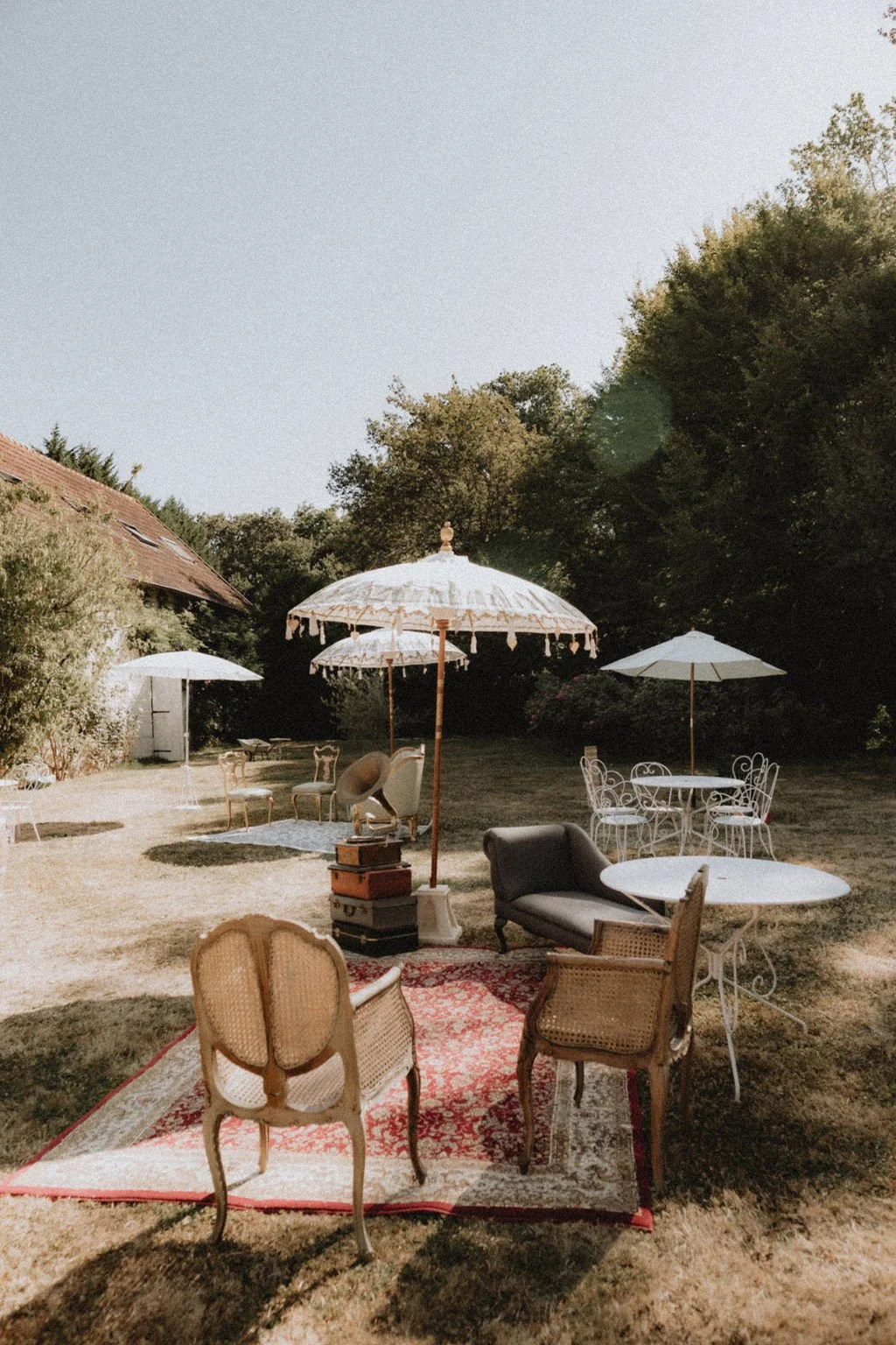 Sarah and Ben’s Pretty English Cottage Garden Style Wedding in France ...