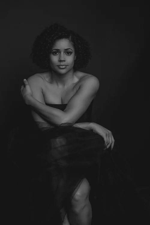 Intimate portrait sessions With Robin Godfrey Boudoir