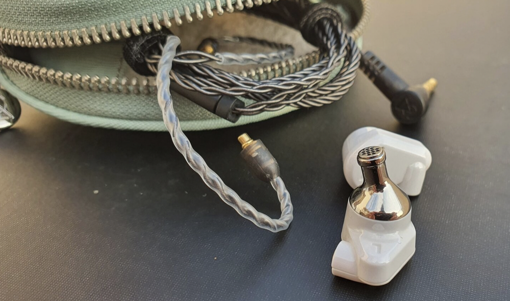 The 12 Best Earbuds for Bass 2023 - Basshead IEM List — Audiophile ON