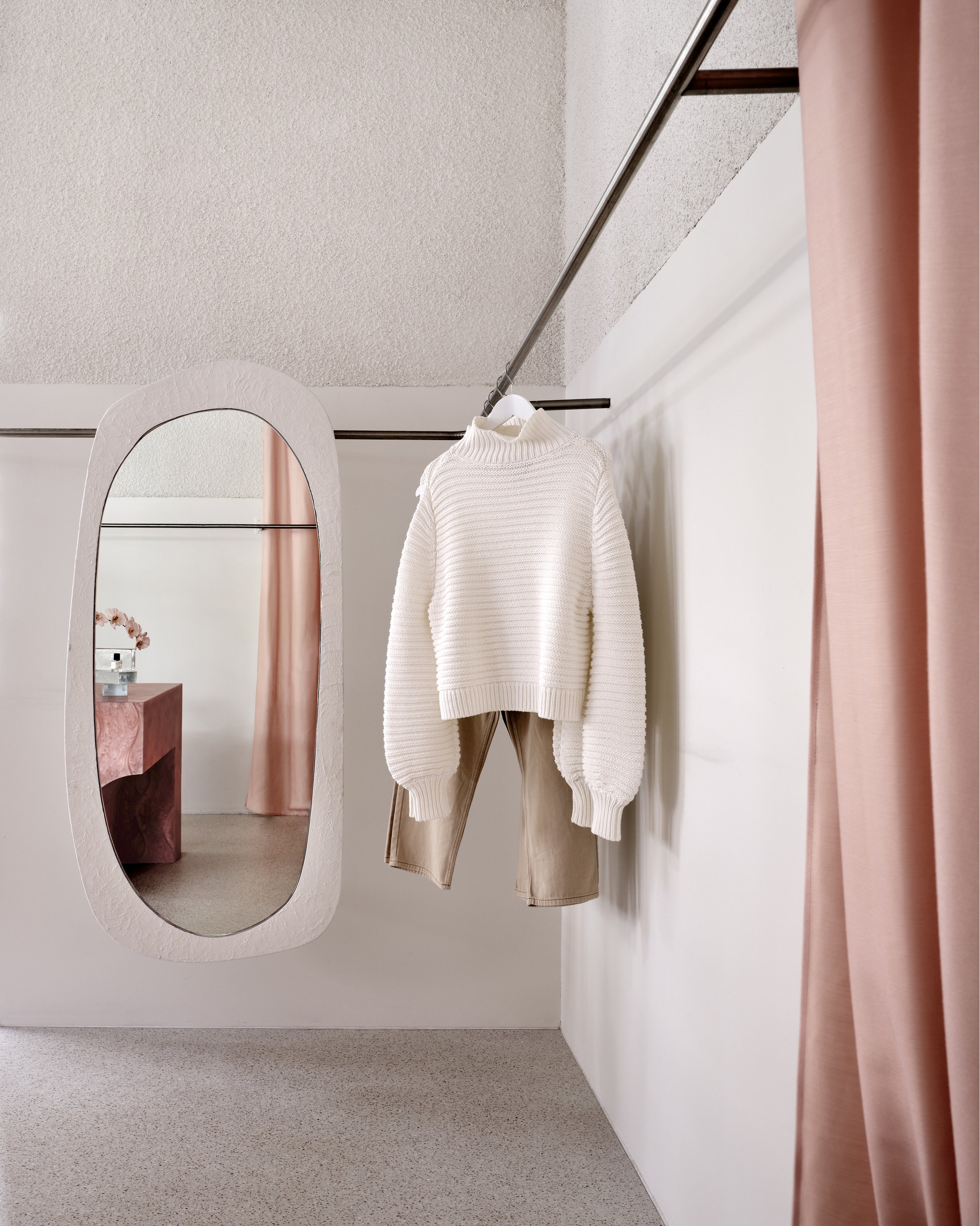 Coco & Lola, Manly — Esoteriko
