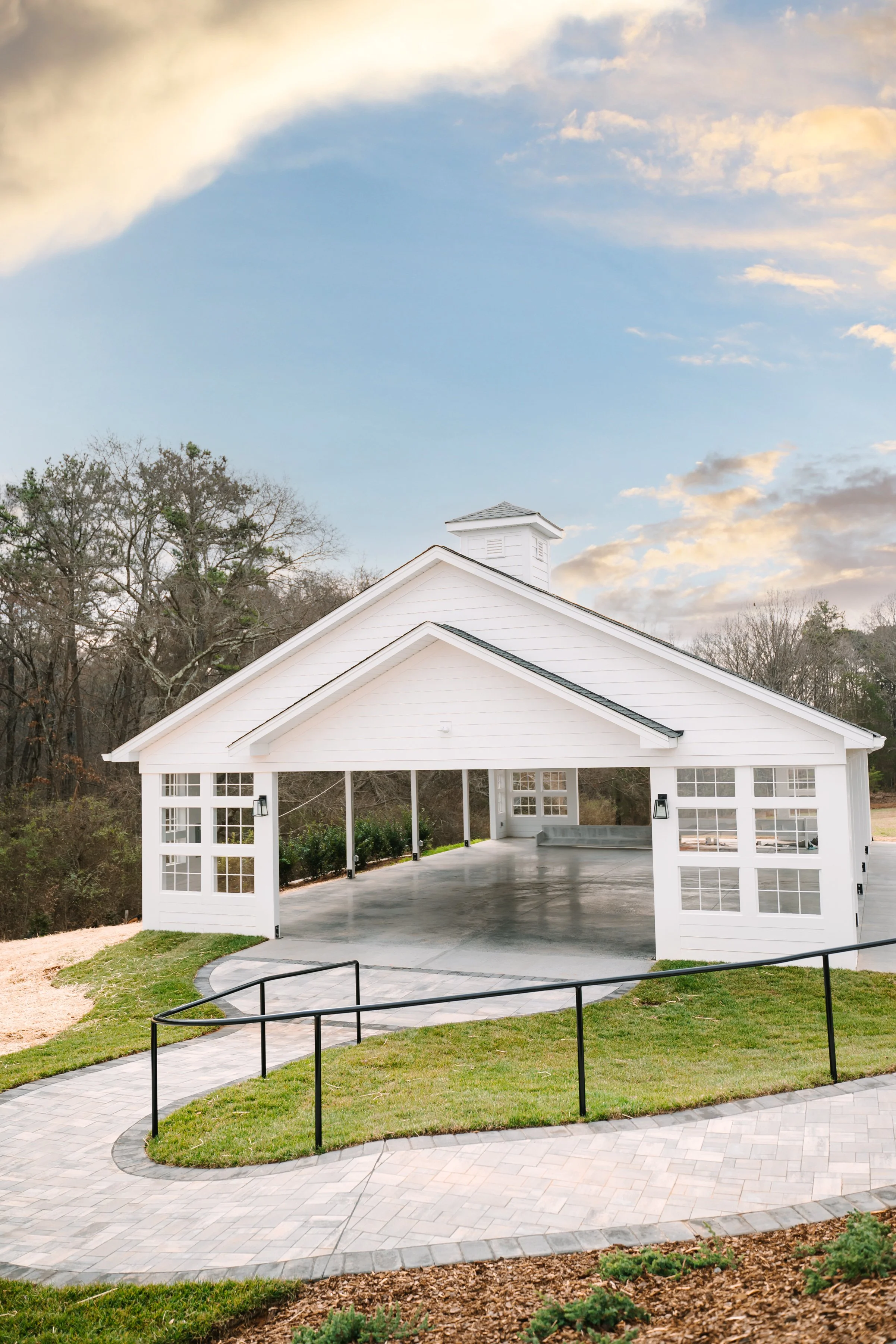 THE IVORY BARN / WEDDING AND EVENT VENUE IN HUNTERSVILLE, NC