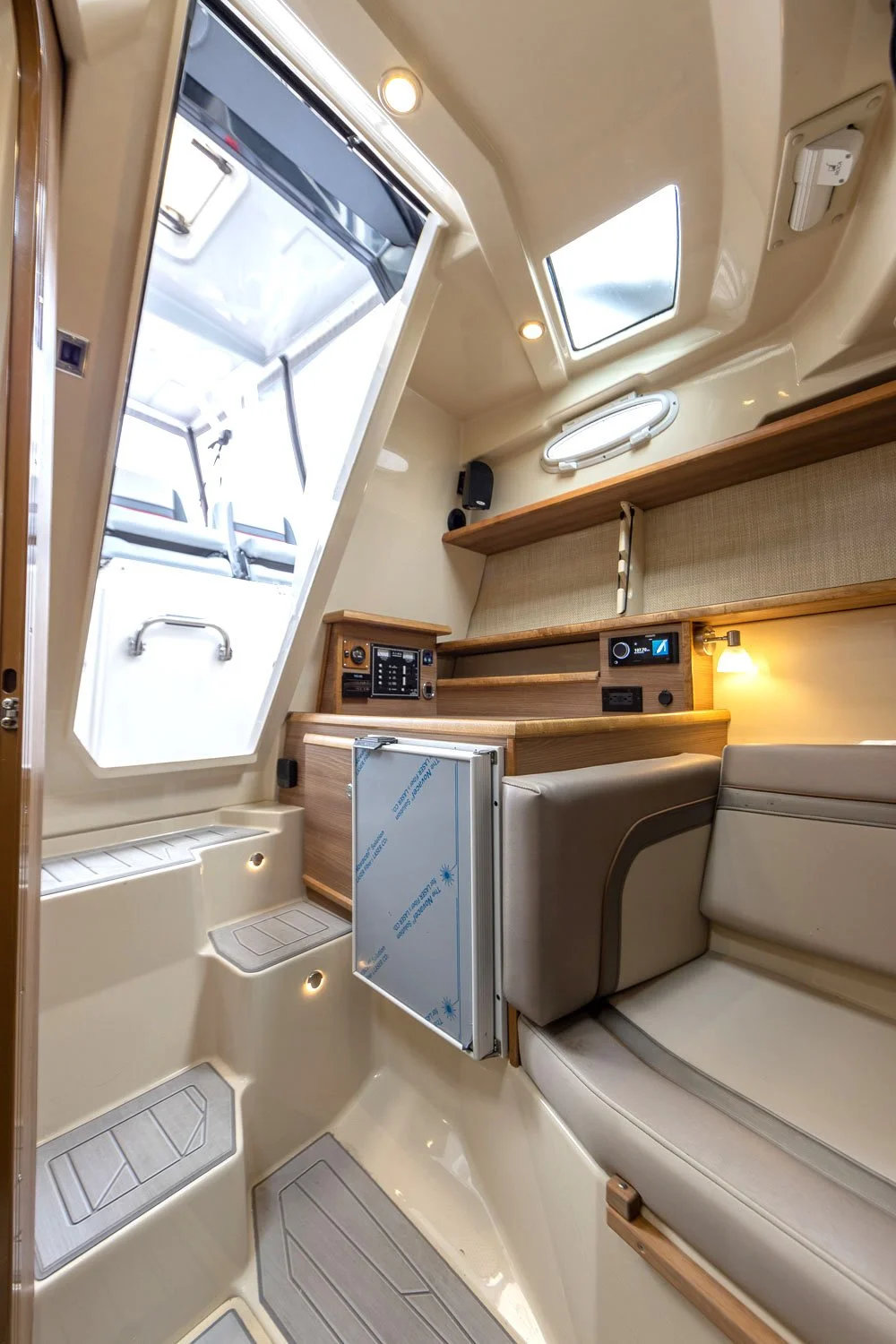 S-310 CW — Solara Boats