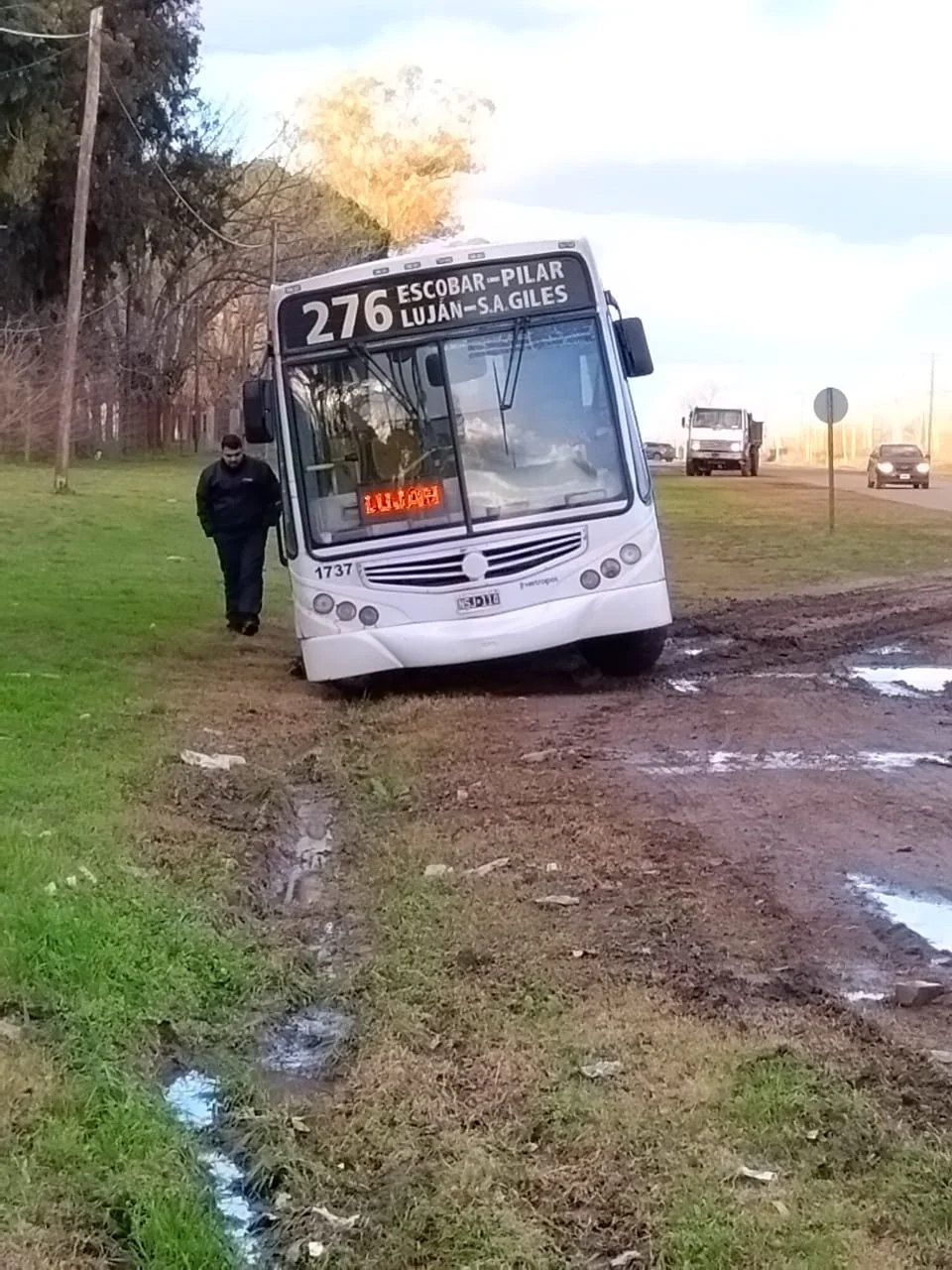 El Colectivo de Ruta bus que nadie conoce que te lleva de Pilar a Luján ...
