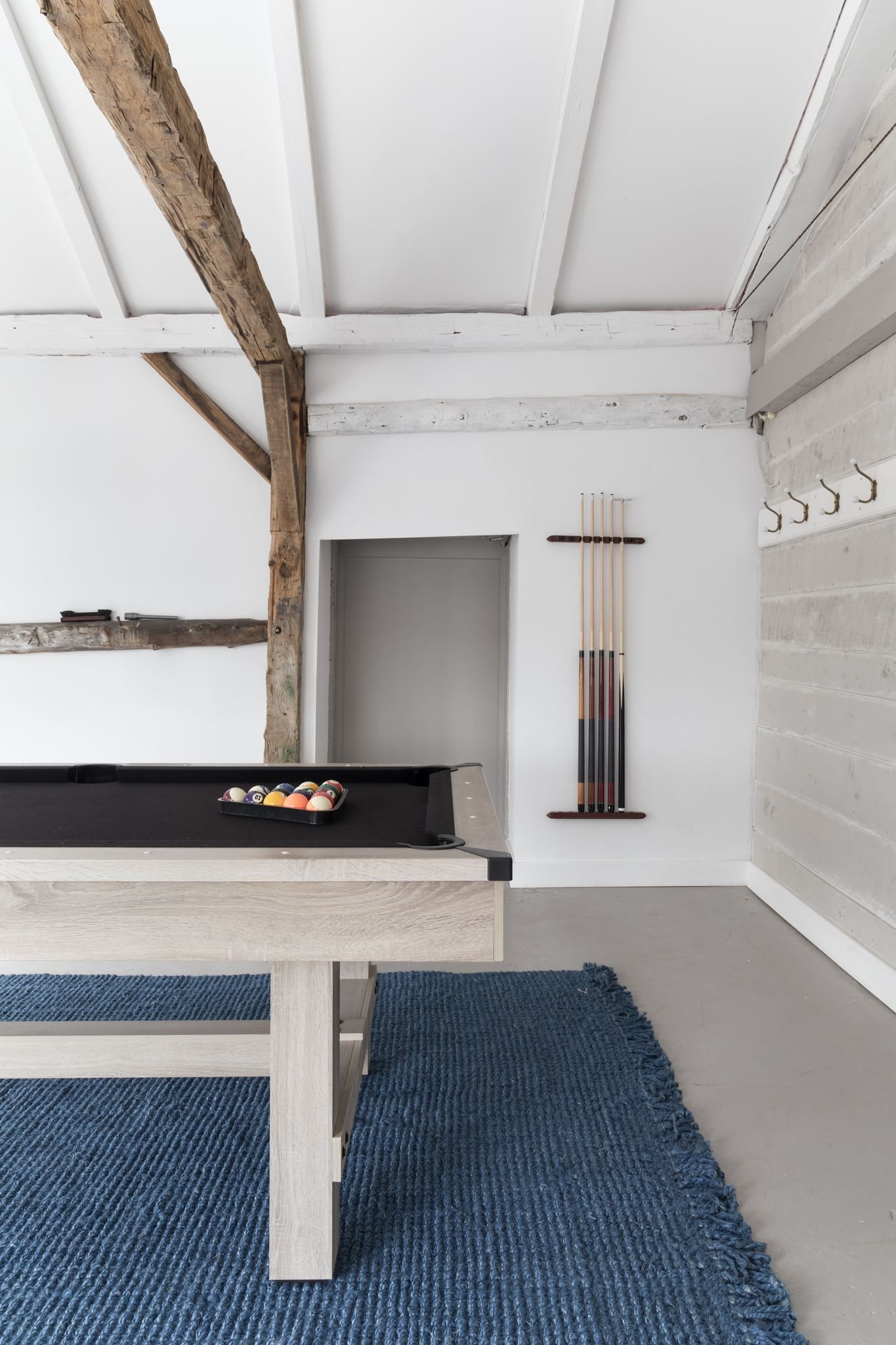 The Kelly — County Curated