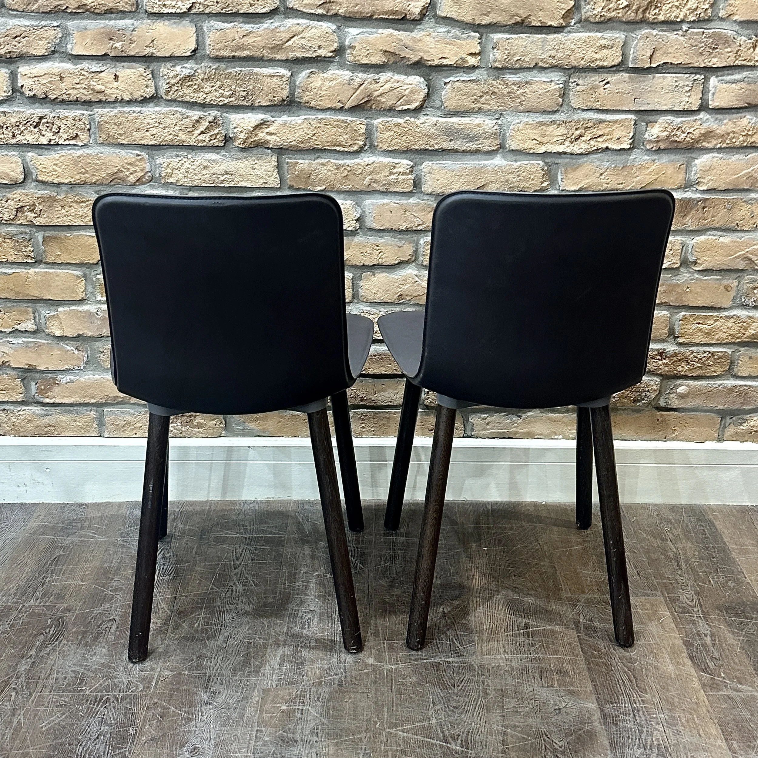 SINGER STYLE STOOL — D & A BINDER