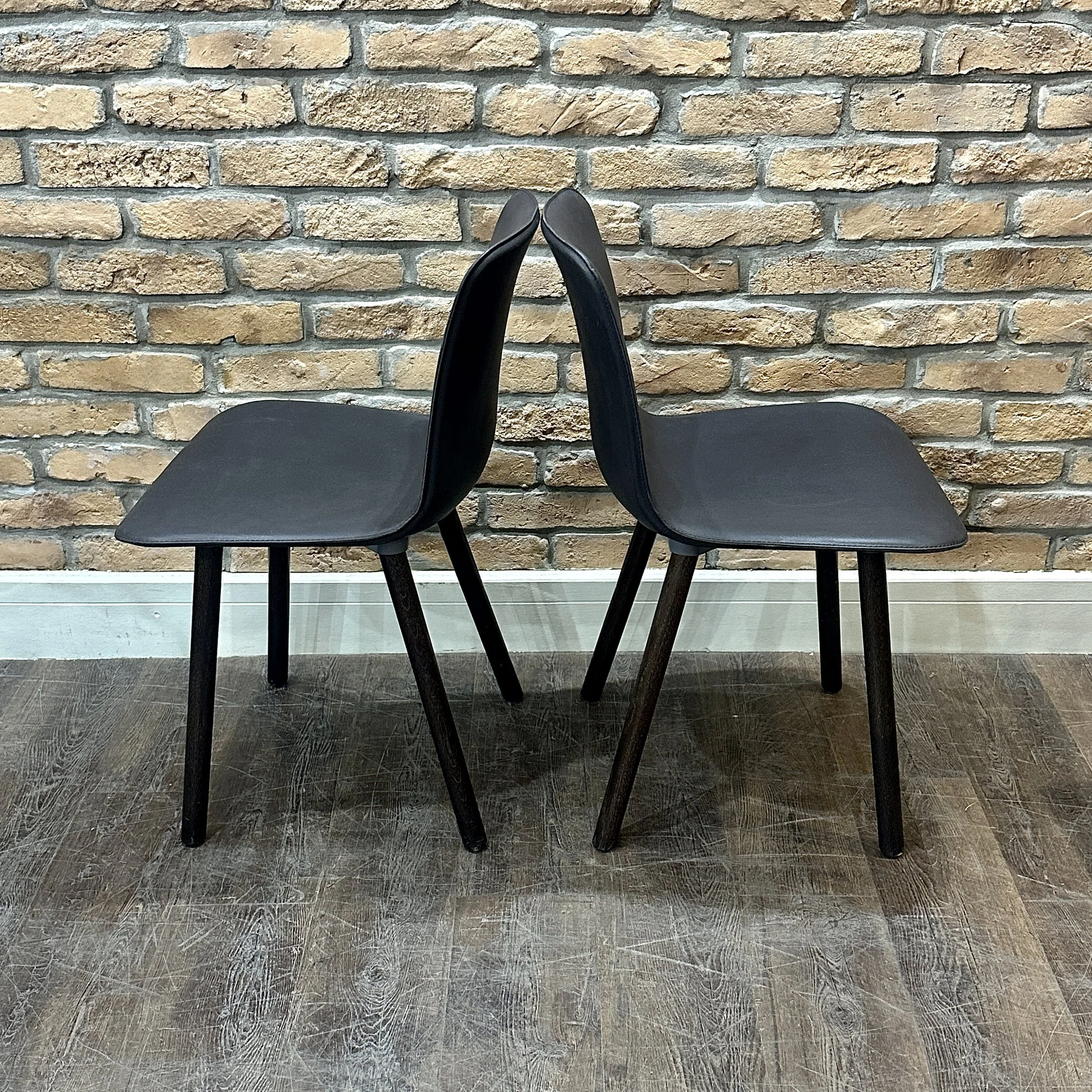 SINGER STYLE STOOL — D & A BINDER