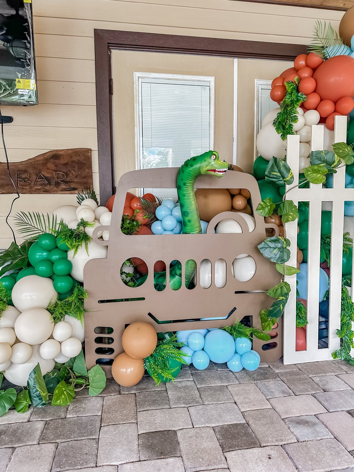 Orlando Balloon Decor and Backdrop Party Rentals