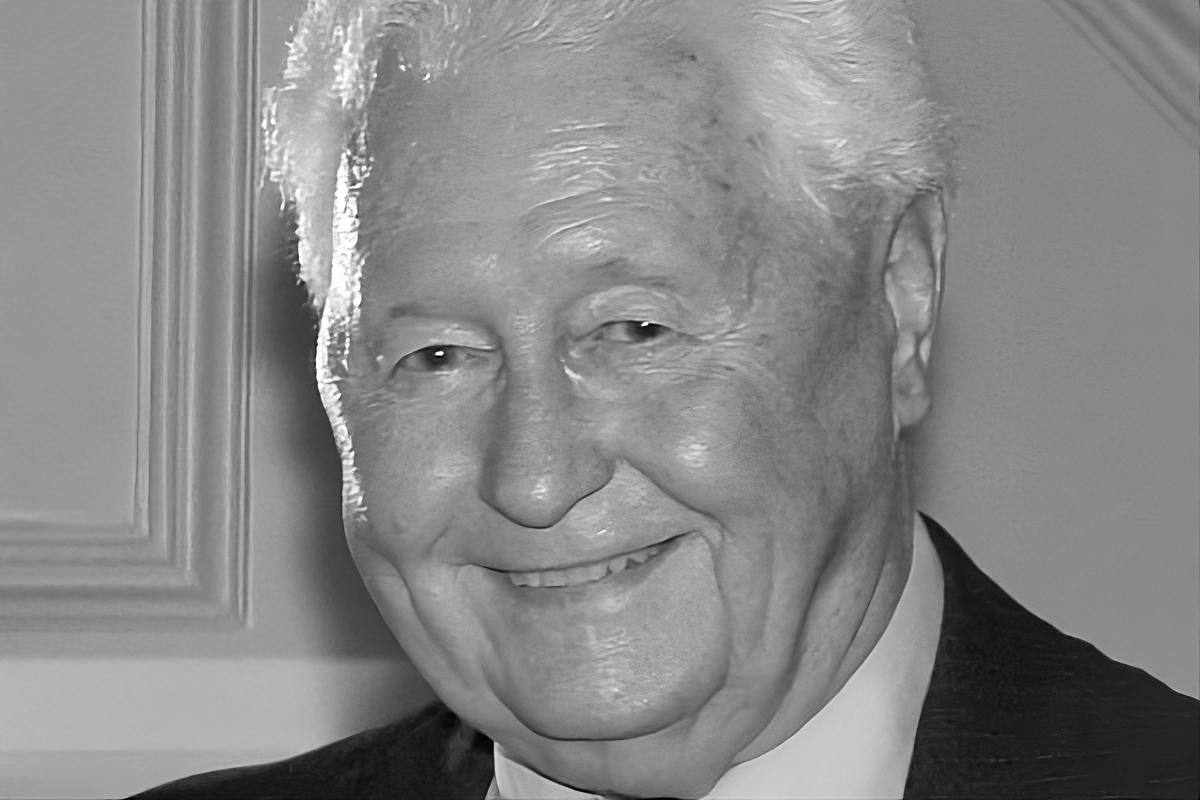 Vale Edward Healy LFDIA Industrial Design — Design Institute of Australia