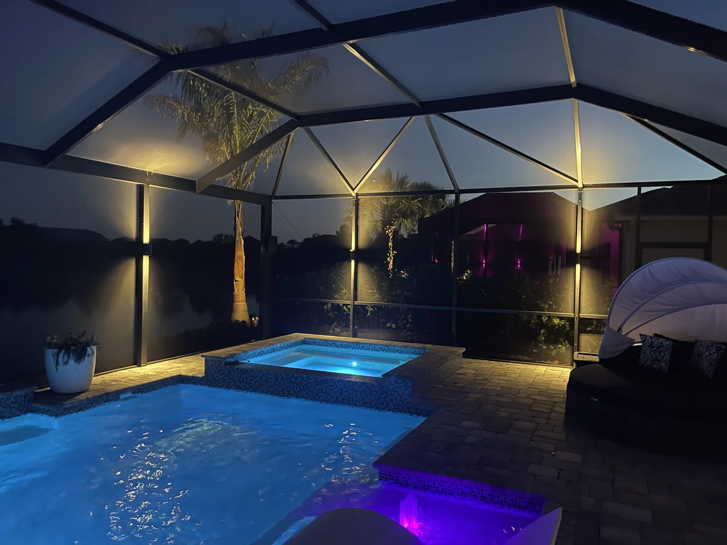 Pool Cage & Lanai Lighting - Sarasota Area — American Lightscapes