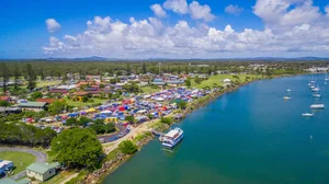 Yamba River Markets on the Clarence foreshore — oceanstays.com.au