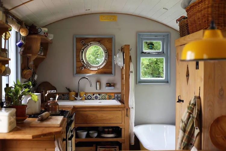 HOMESTEAD WAGON — RUSTIC