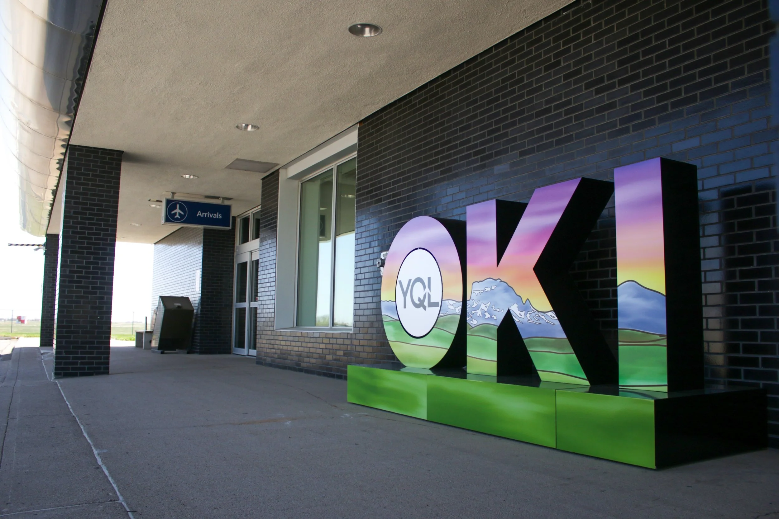 YQL Lethbridge Airport