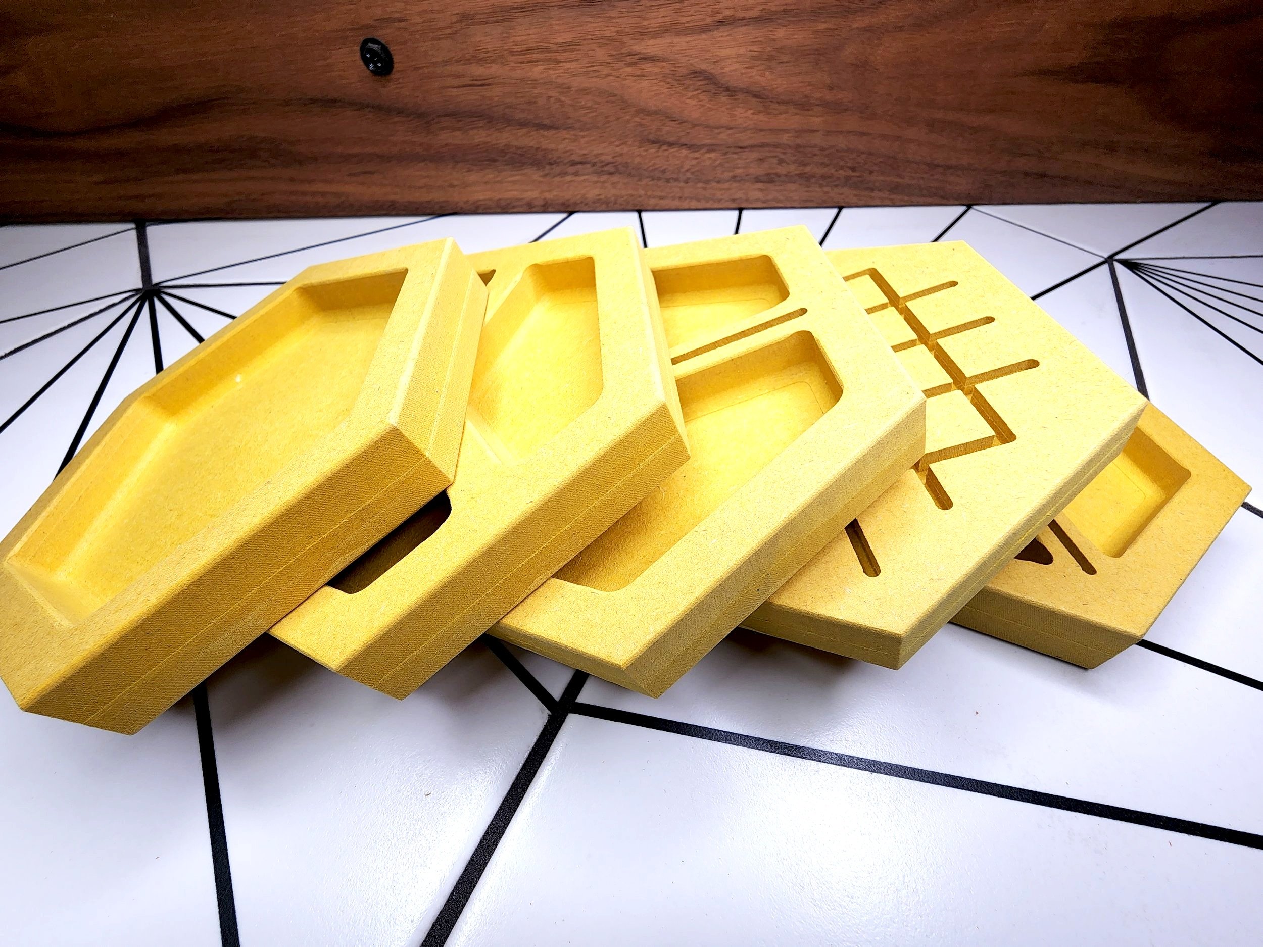 GAME PARTS TRAY — Modern Meeple