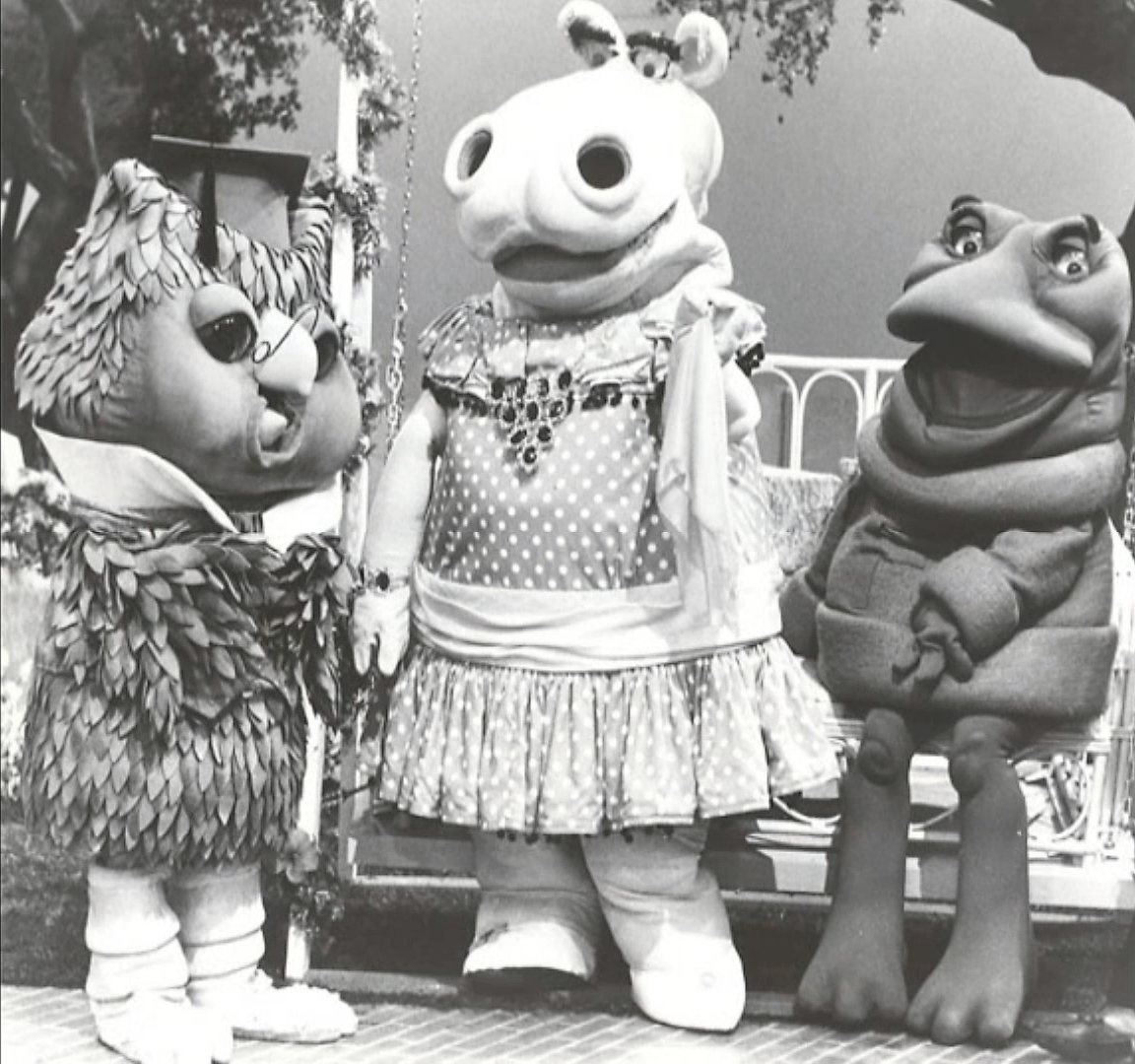 ABOUT THE SHOW — THE NEW ZOO REVUE