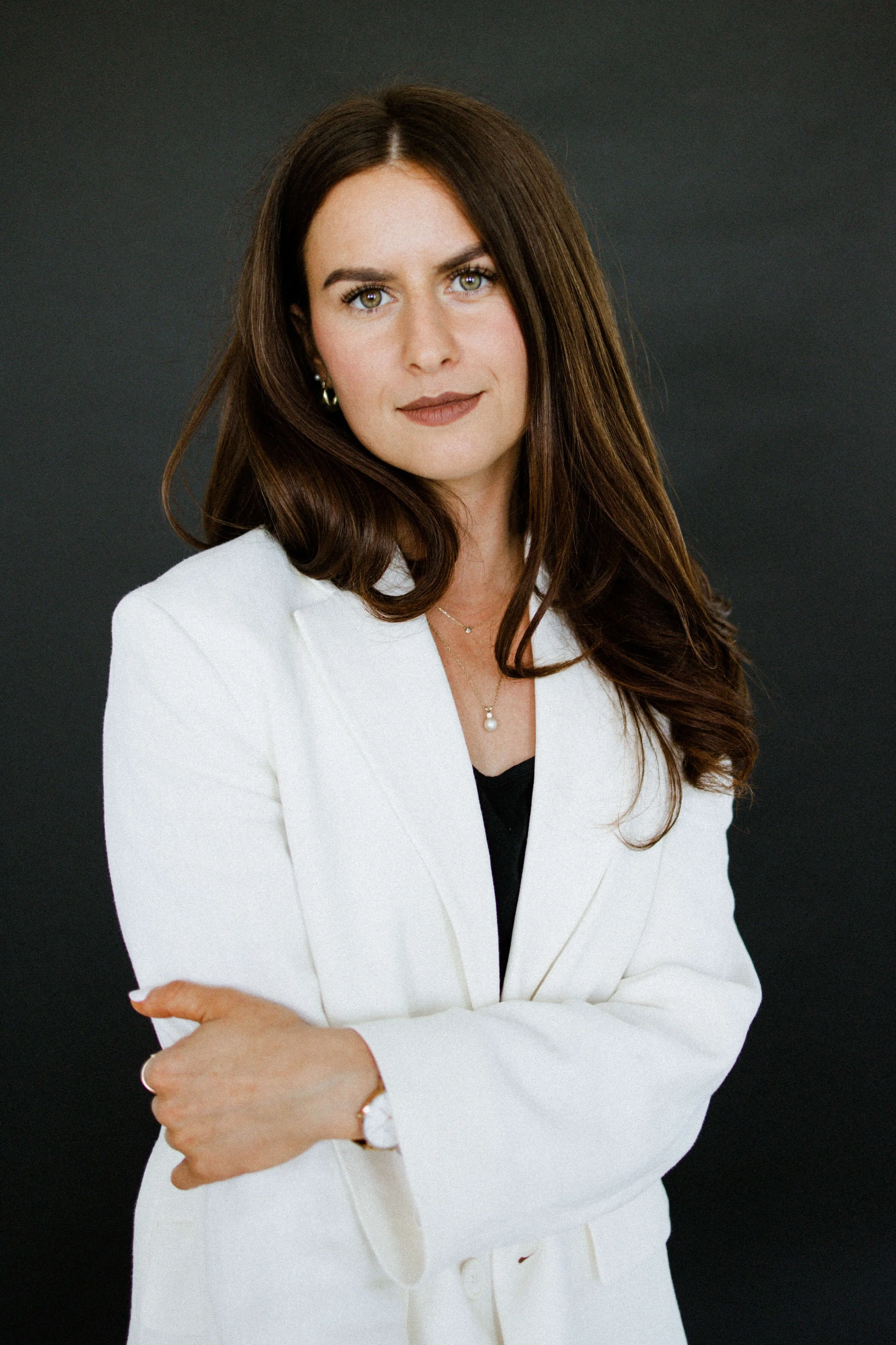 About — Anna Vatuone | Author & Personal Brand Strategist