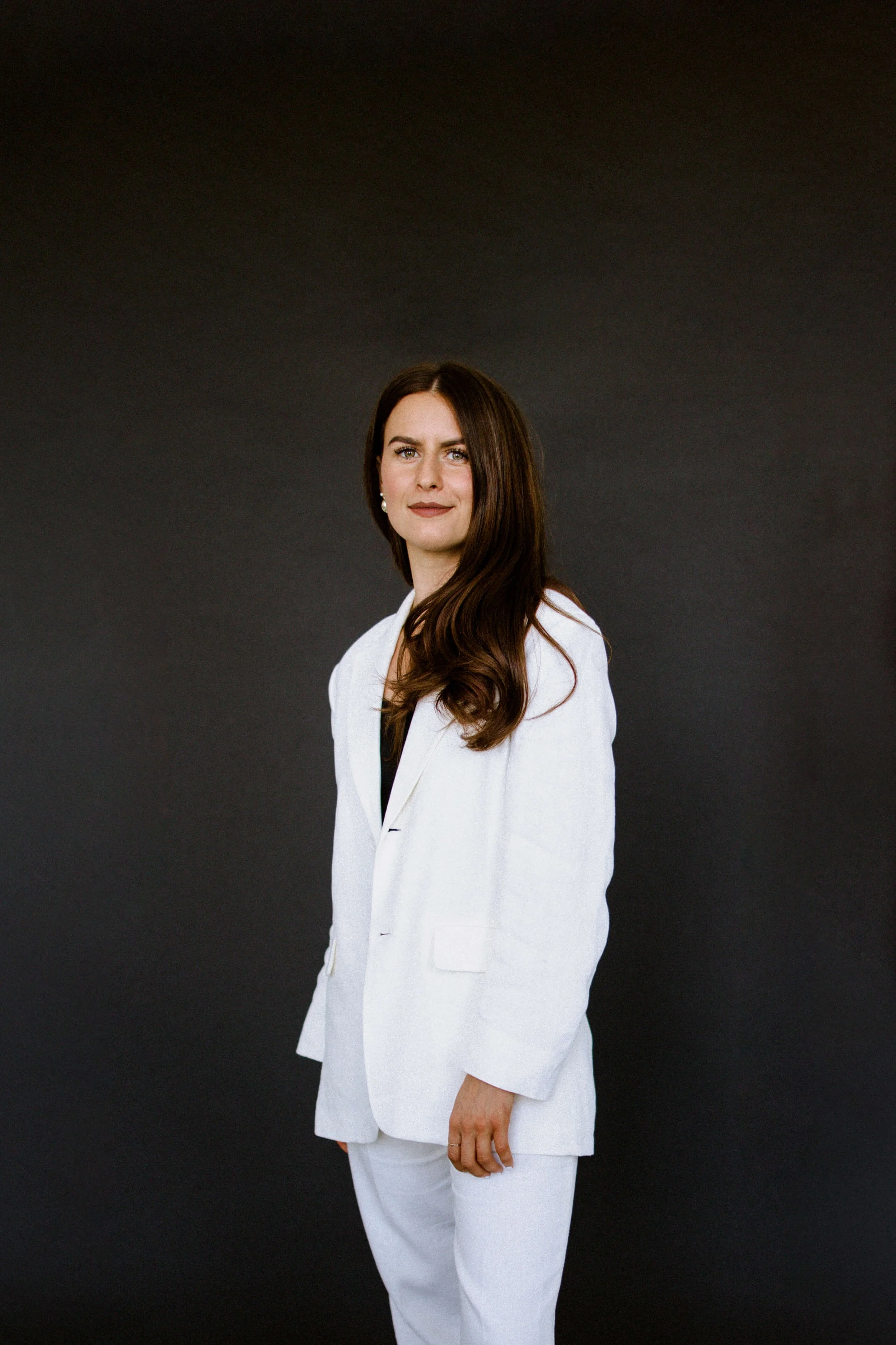 About — Anna Vatuone | Author & Personal Brand Strategist