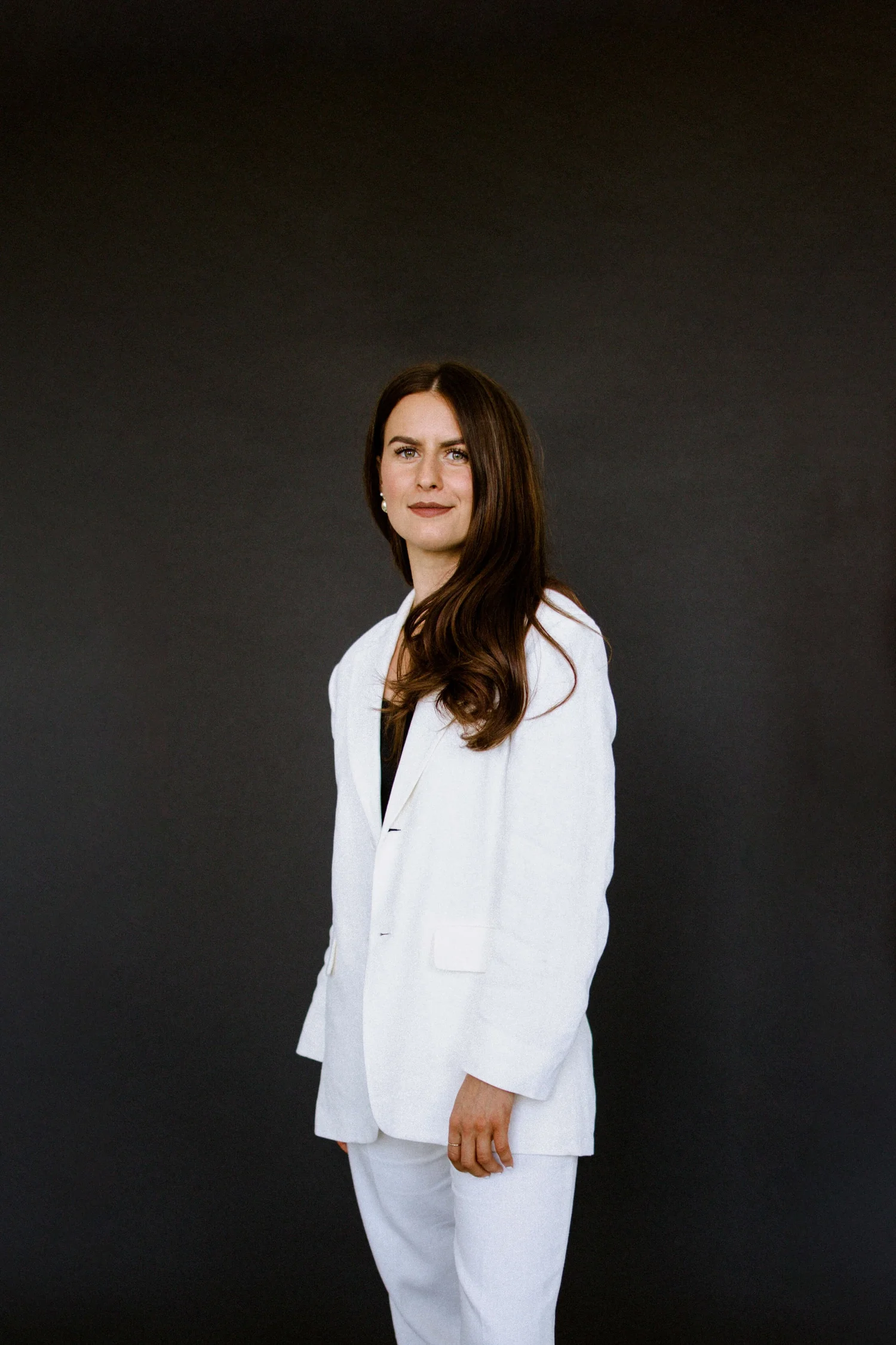 About — Anna Vatuone | Author & Personal Brand Strategist