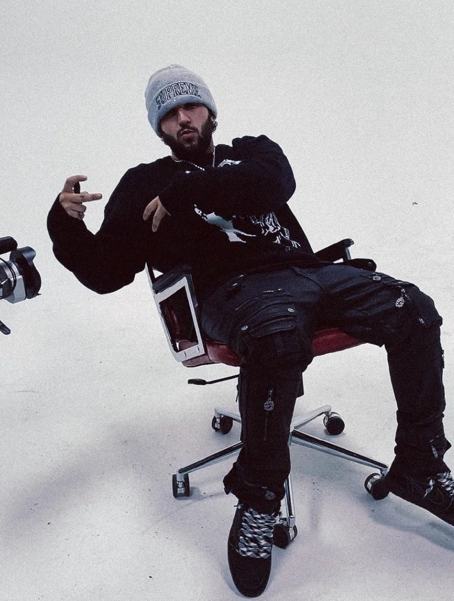 Listen to Odetari Tracks with Lyrics | LyricsOnly