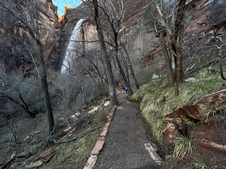 Hiking the Weeping Rock Trail in Zion National Park — noahawaii