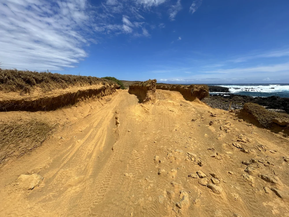 Hiking the Papakōlea Green Sand Beach Trail on the Big Island of ...