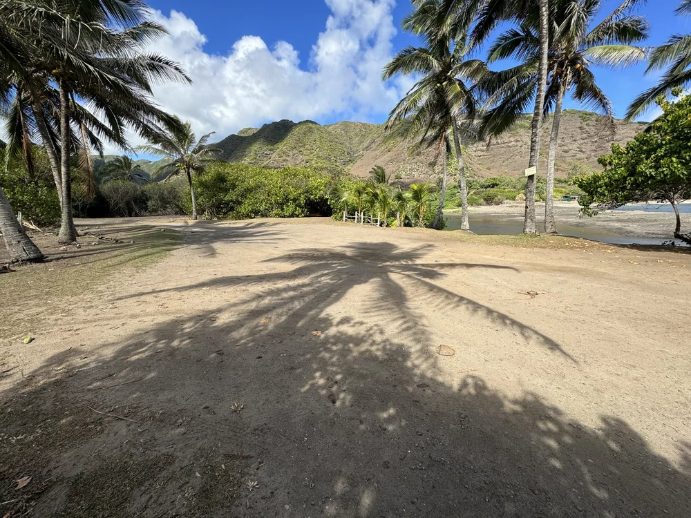 Hiking the Hālawa Valley Trail to Moaʻula & Hīpuapua Falls on Molokai ...