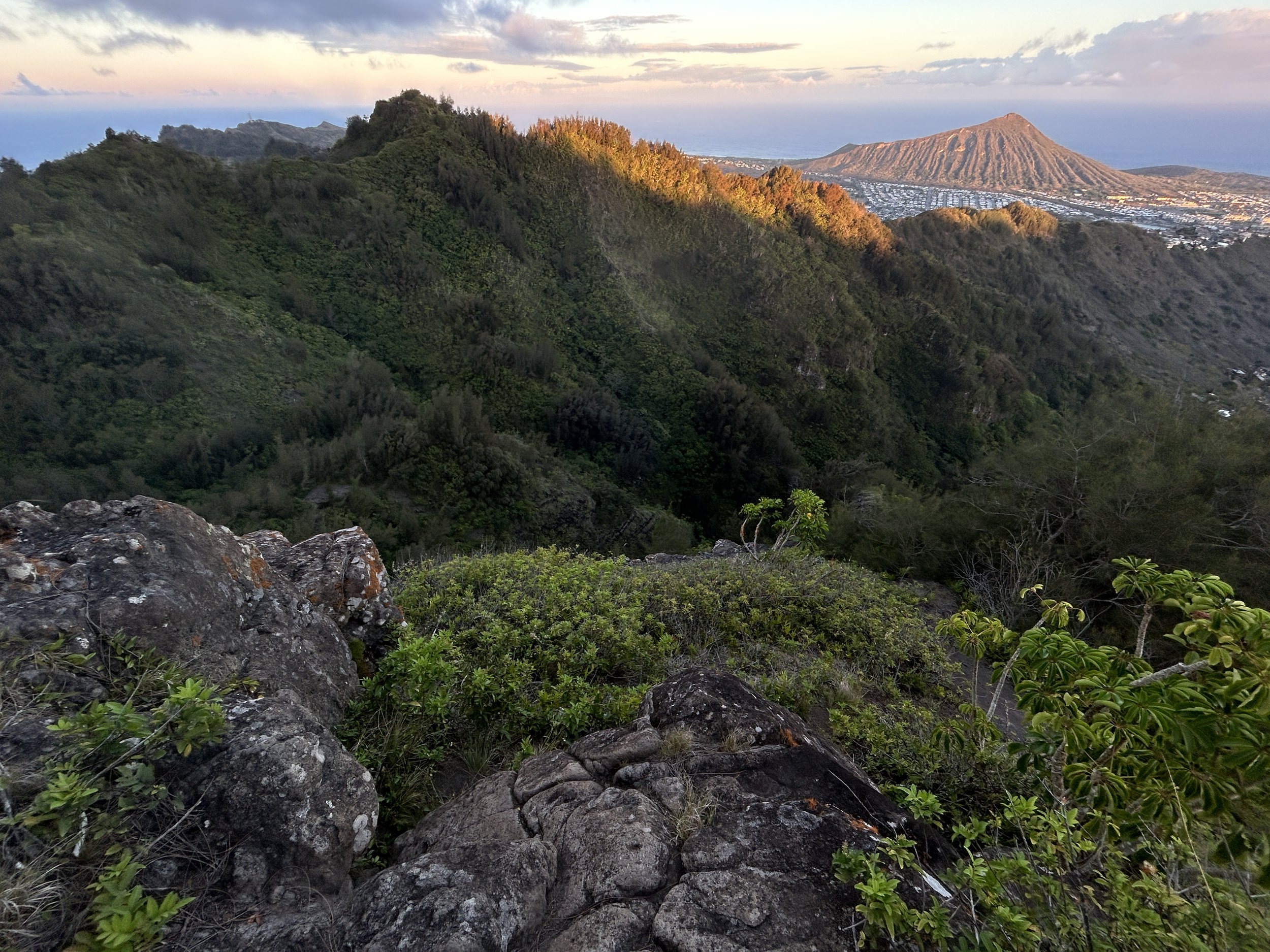 Hiking the Pyramid Rock Loop Trail on Oʻahu — noahawaii