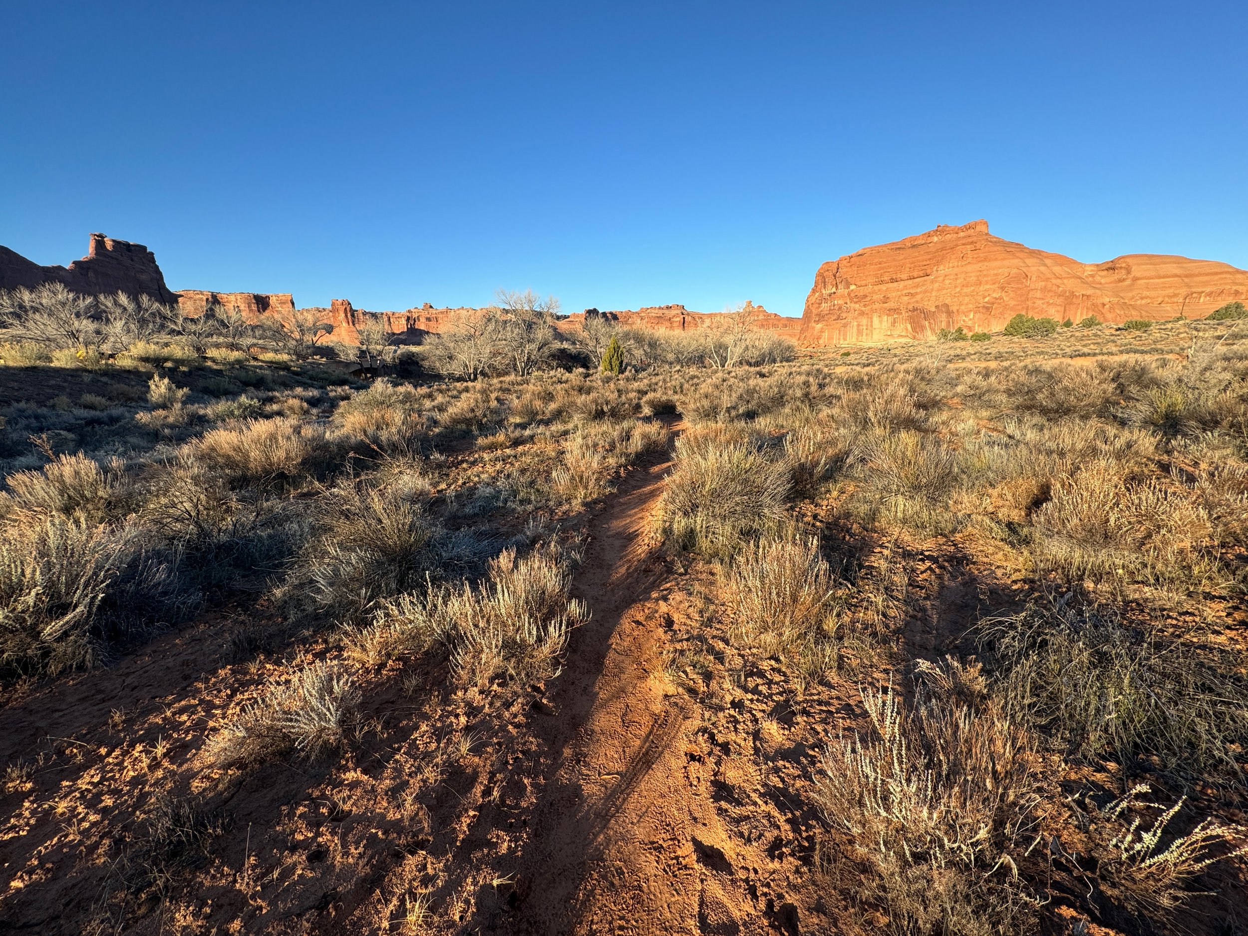 Hiking the Ring Arch Trail in Arches National Park — noahawaii