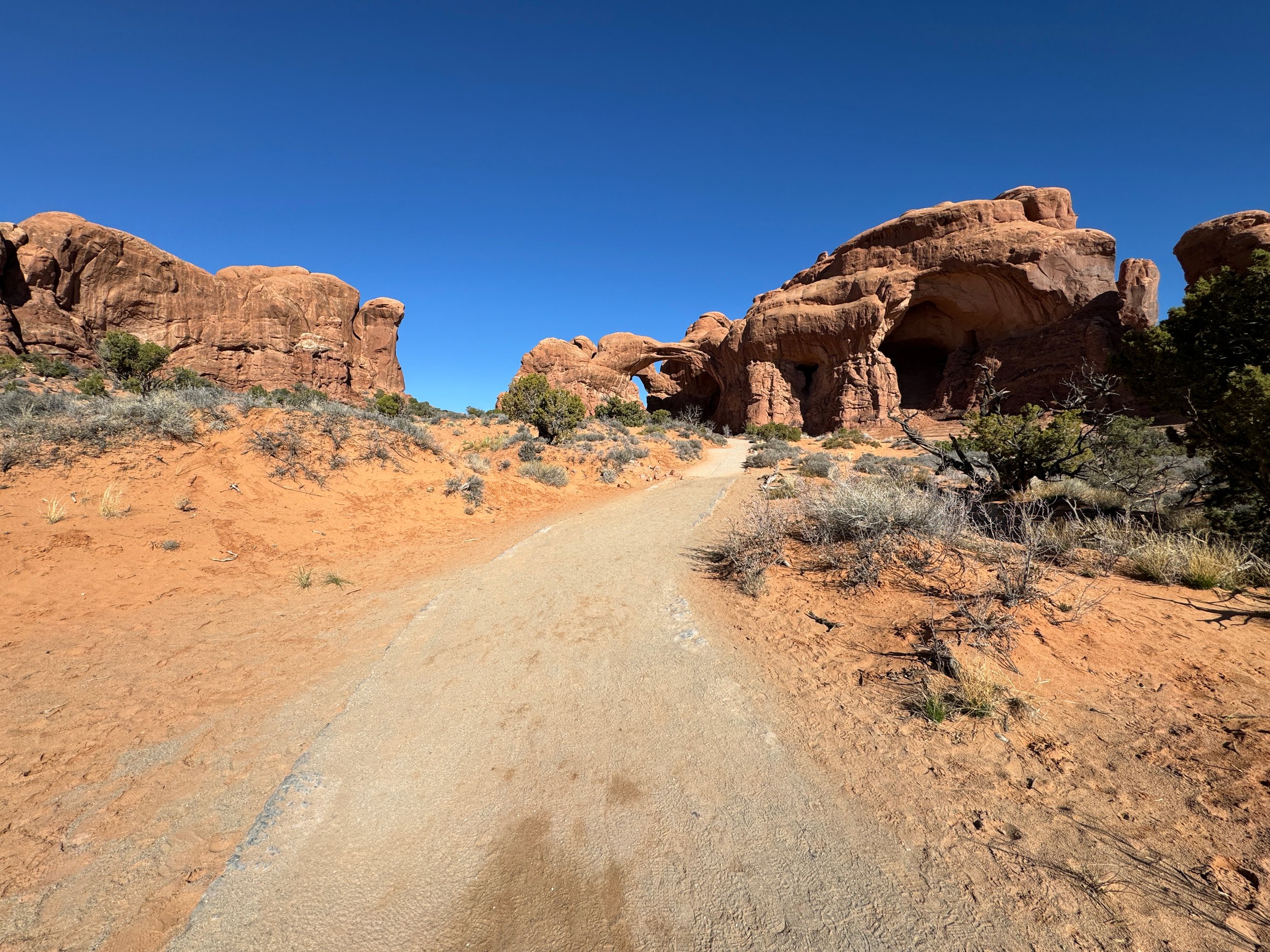 Hiking the Double Arch Trail in Arches National Park — noahawaii