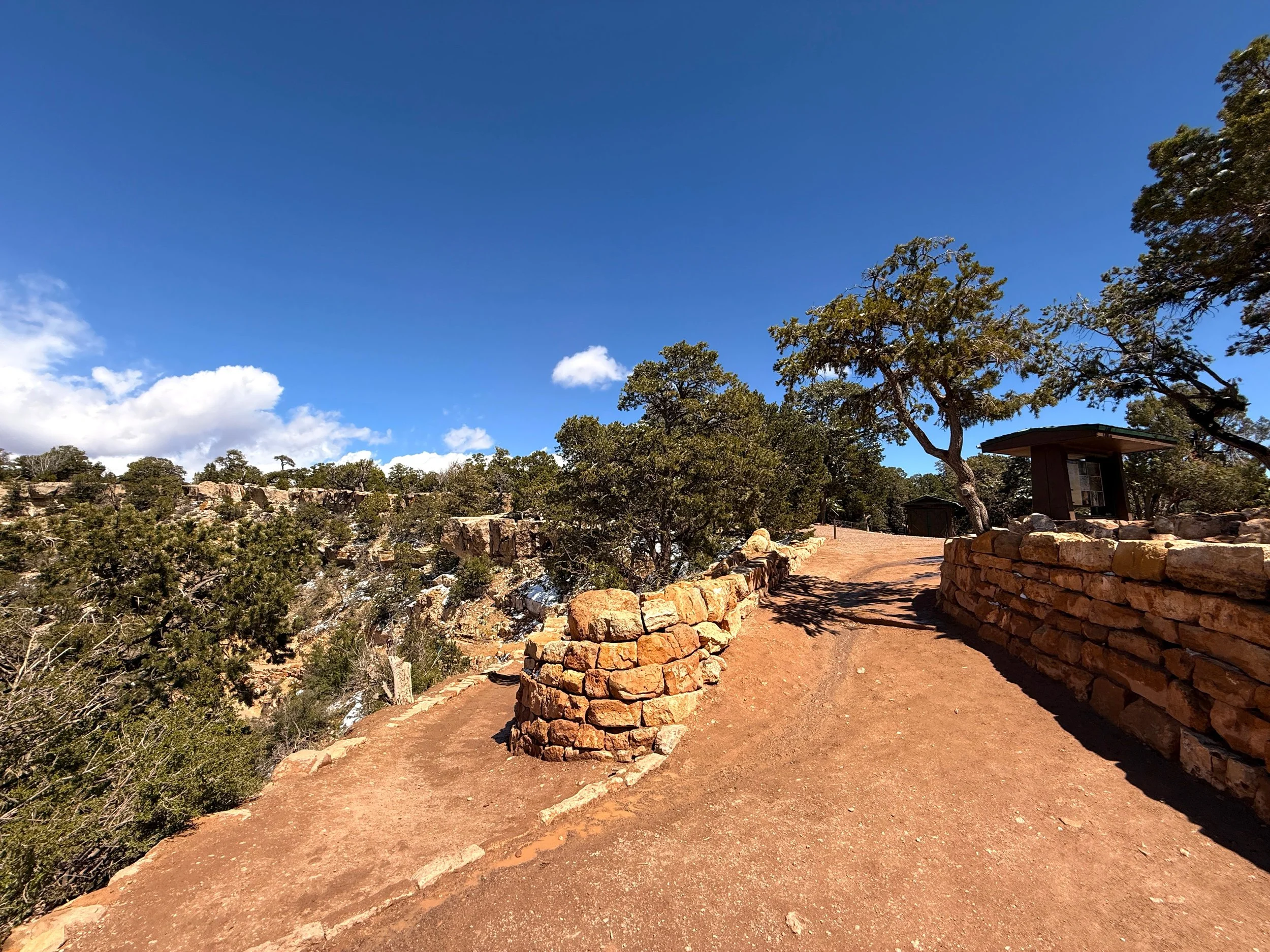 Hiking the Rim to Rim Trail (South Kaibab to North Kaibab) in Grand ...