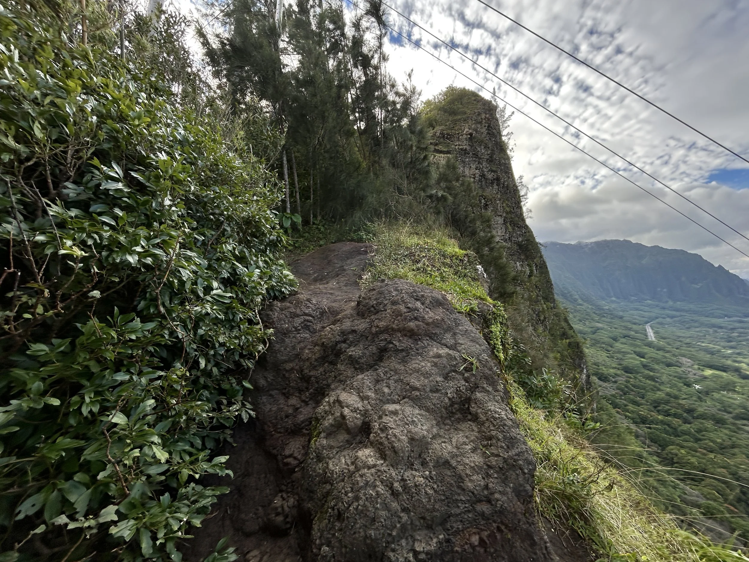 Hiking the Pali Puka Trail on Oʻahu, Hawaiʻi — noahawaii