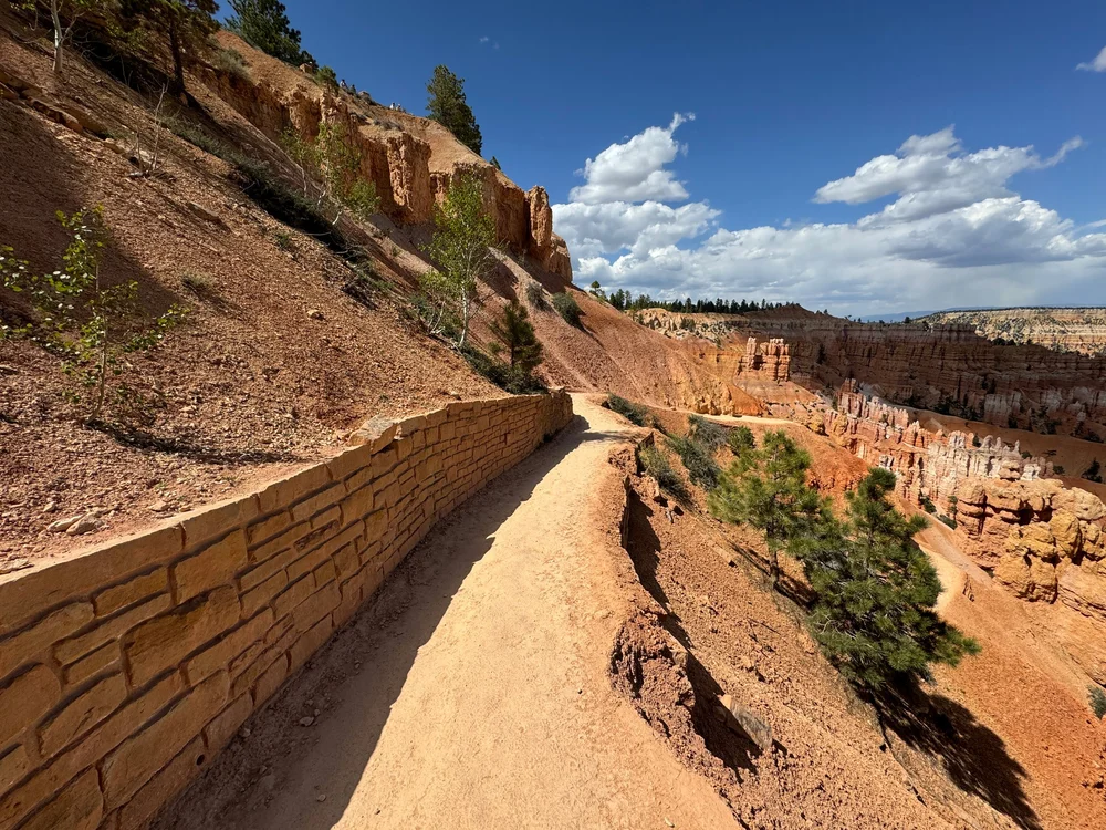 Hiking the Navajo Loop Trail in Bryce Canyon National Park — noahawaii