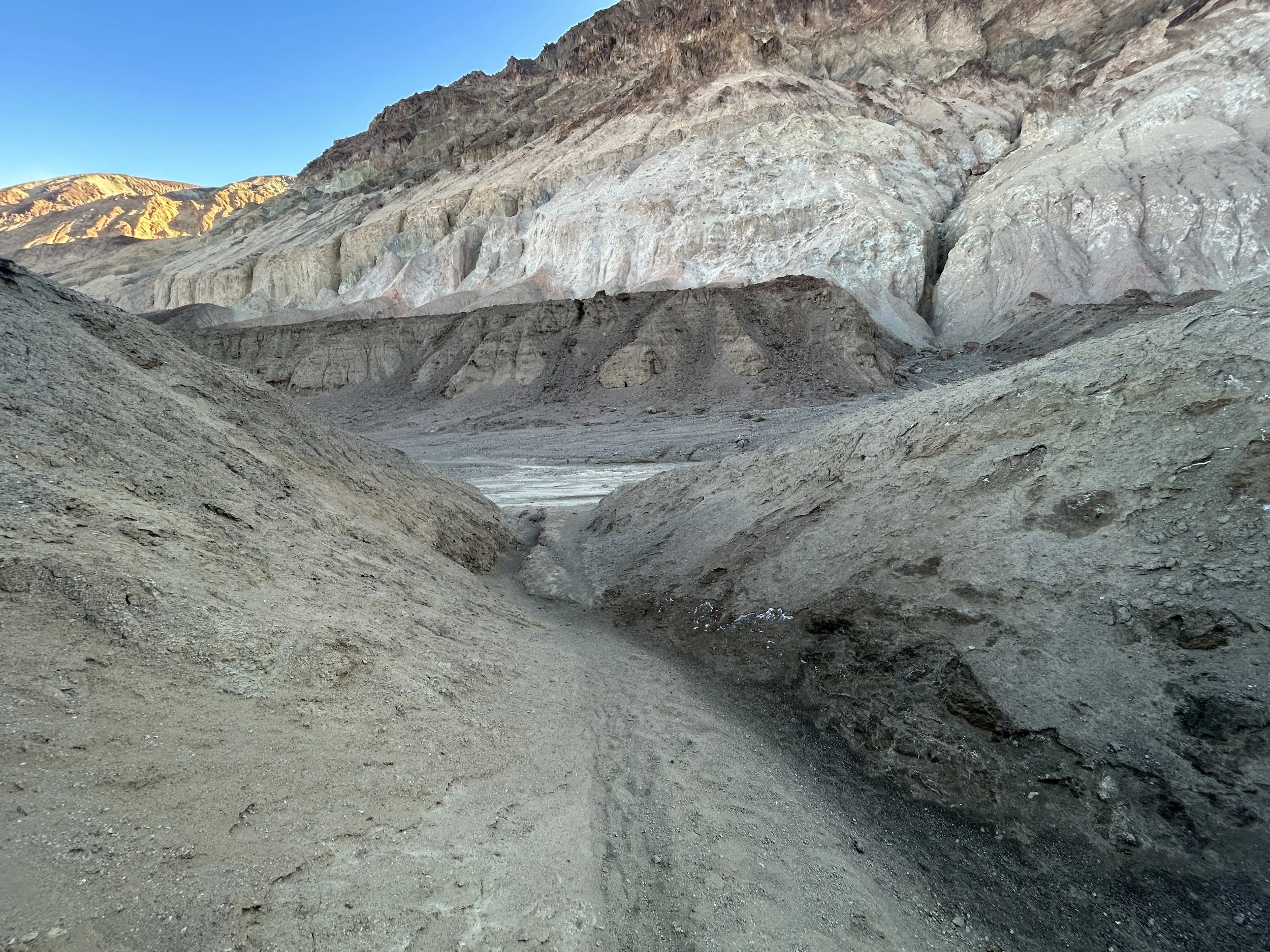 Hiking the Desolation Canyon Trail in Death Valley National Park ...